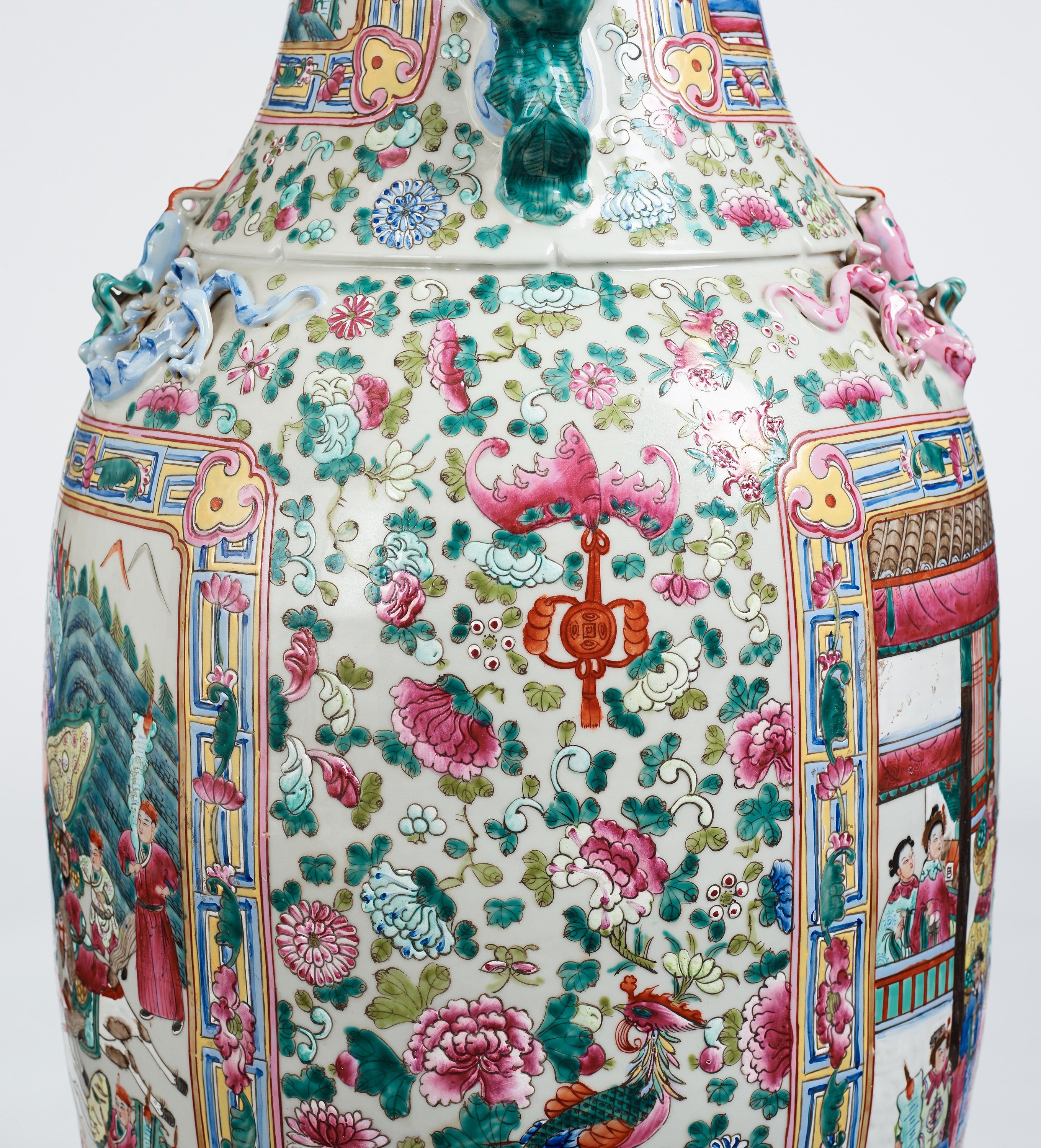 A massive Canton vase, late Qing dynasty. - Bukowskis