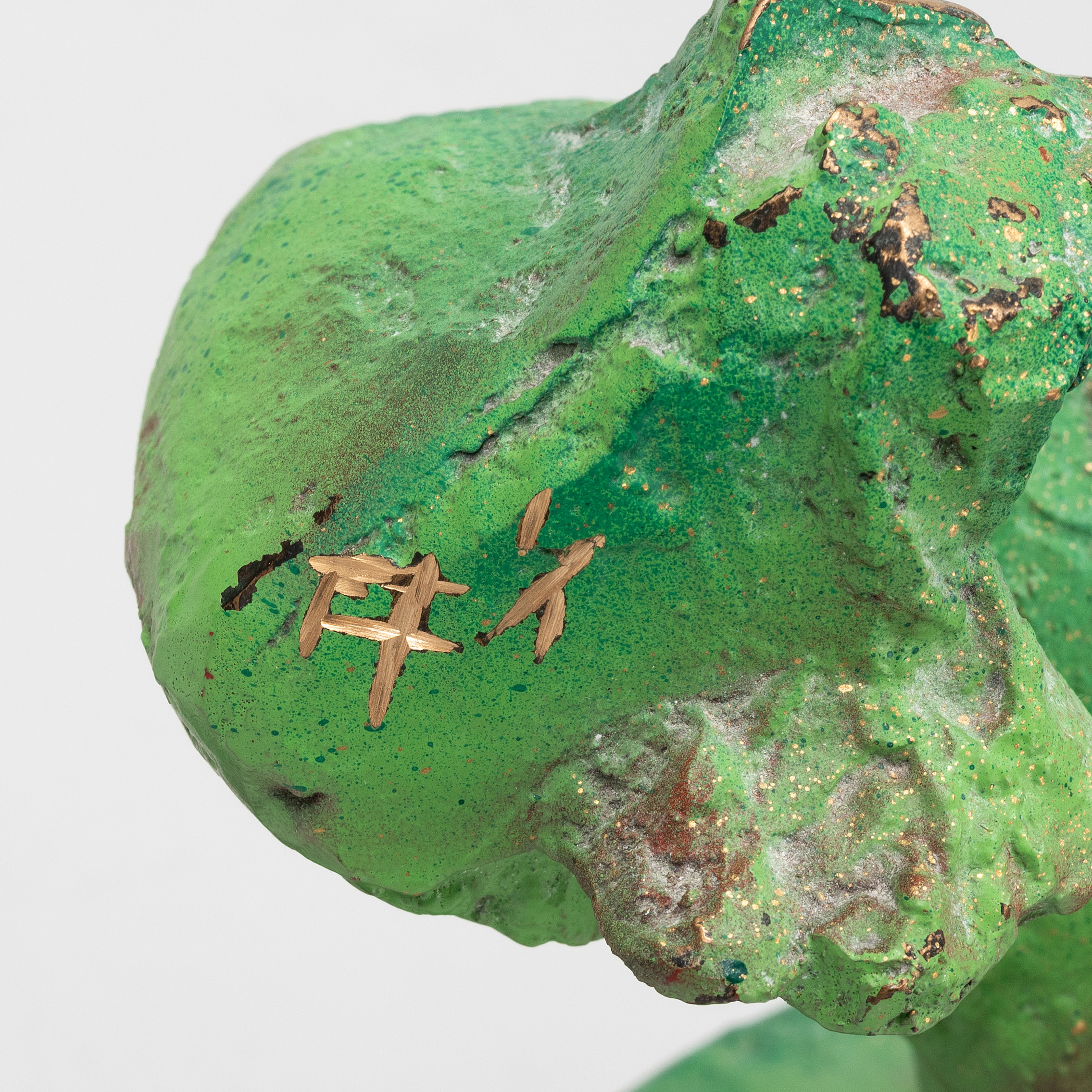 Tomas Almberg, skulptur. Bemålad brons, total höjd 38 cm, total längd ...