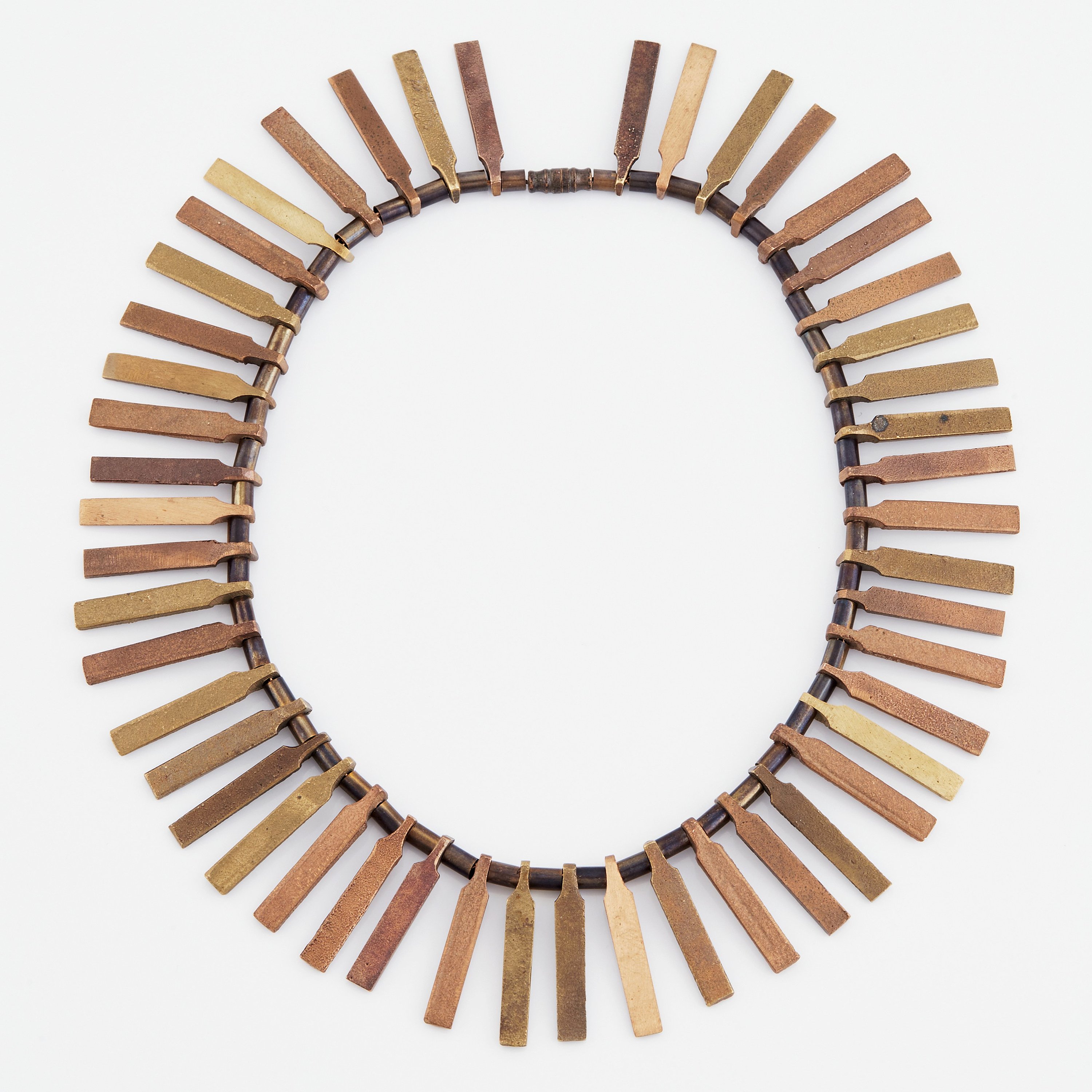 Inga-Britt "Ibe" Dahlquist, a bronze necklace "Nefertiti". - Bukowskis