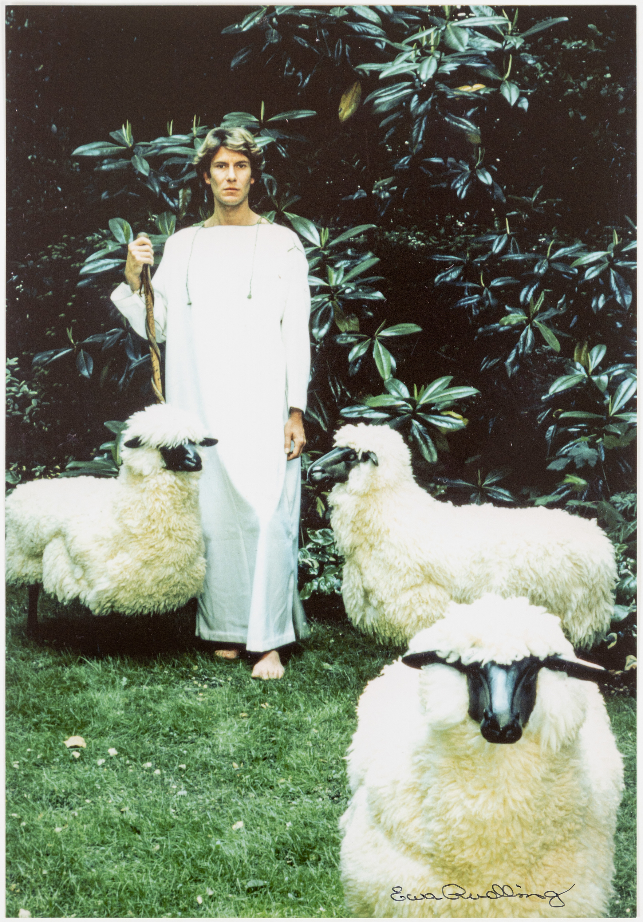 Ewa Rudling, photograph, signed. - Bukowskis