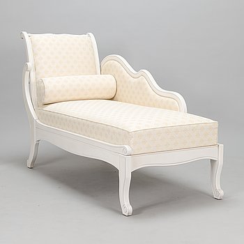 An Italian Selva Divan. Modern manufacture. - Bukowskis