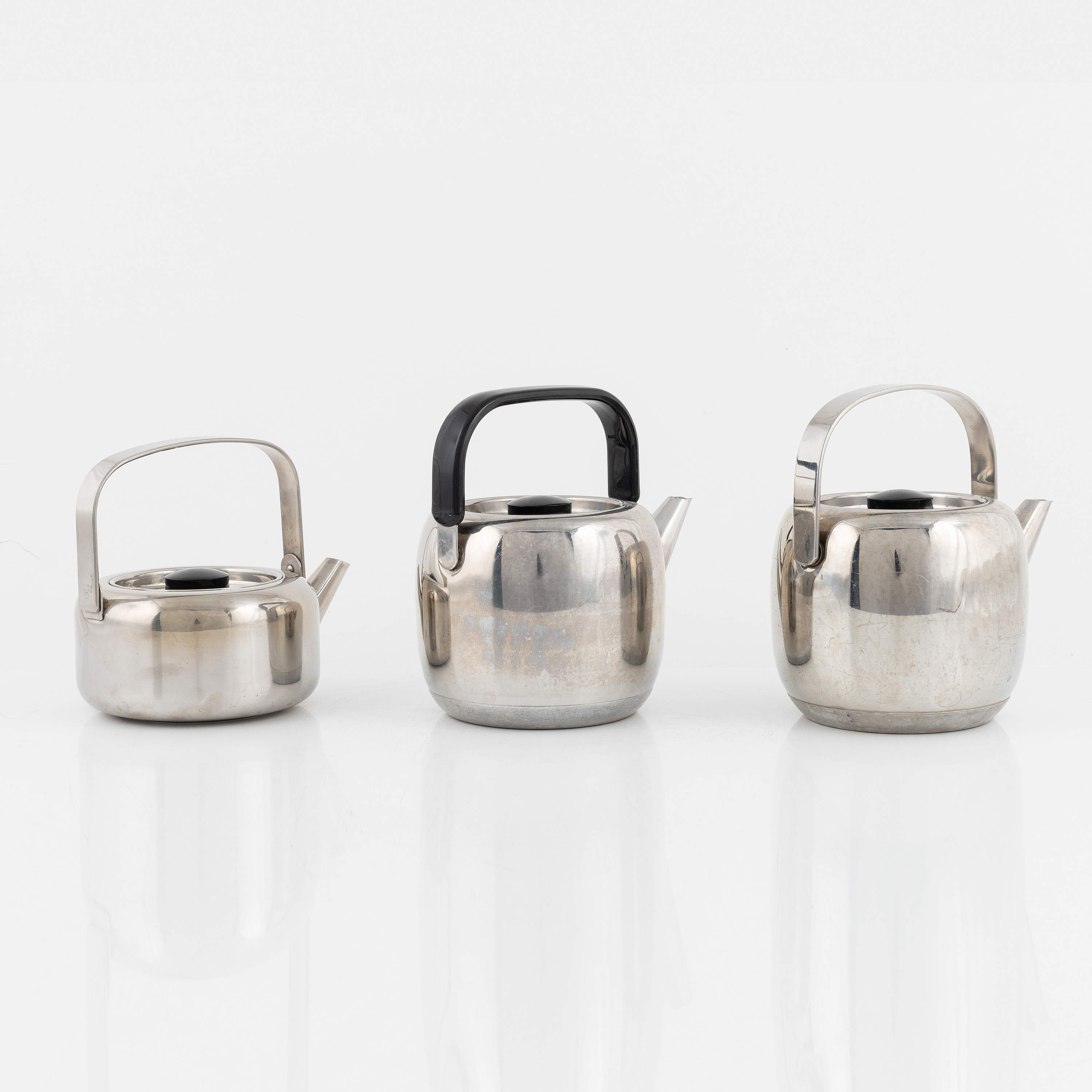 Timo Sarpaneva tthree stainless steel teapots, Opa, Finalnd, 1970's ...