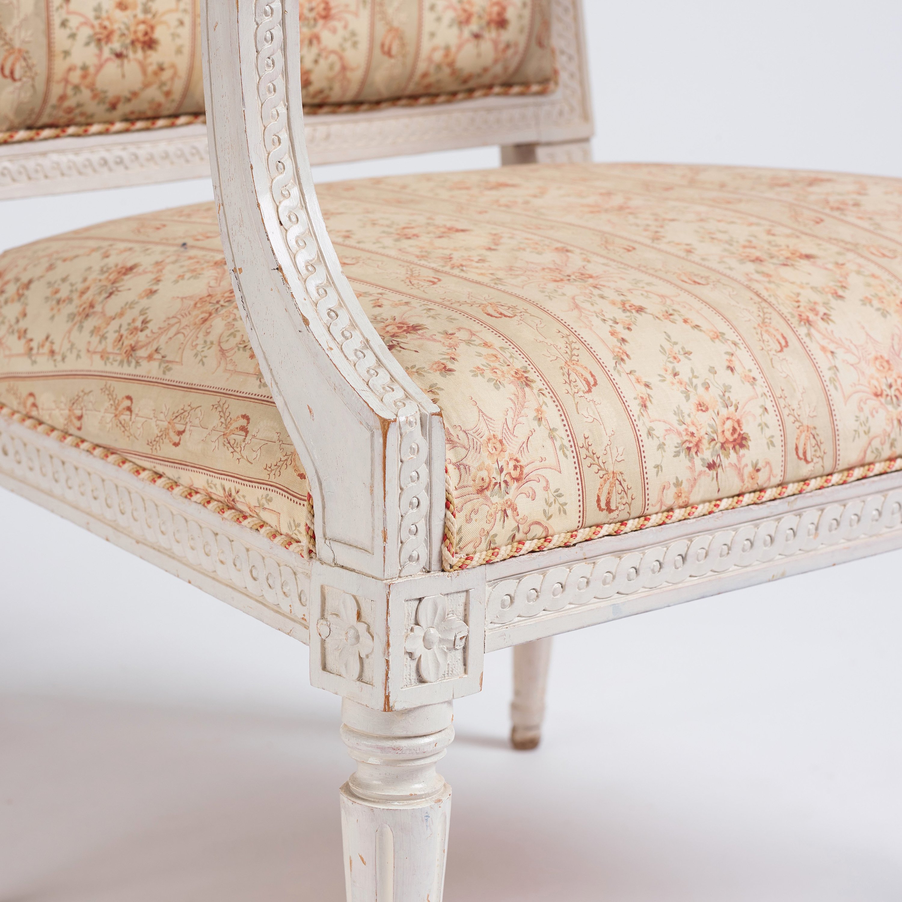 Karmstolar, ett par, av Johan Lindgren (mästare i Stockholm 1770-1800 ...