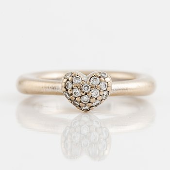 Ole Lynggaard, brilliant cut diamond heart ring. - Bukowskis