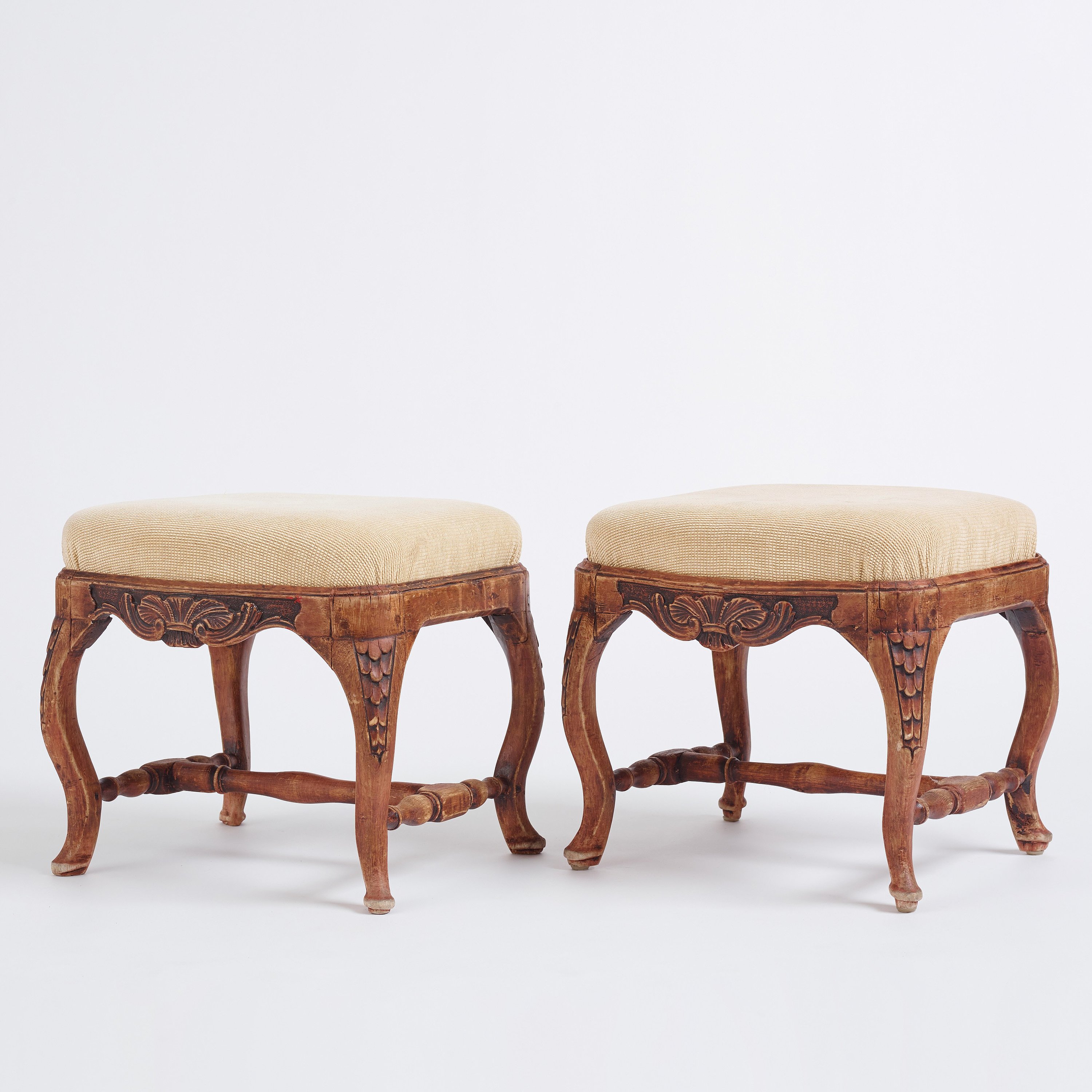 A pair of Swedish Rococo stools. - Bukowskis