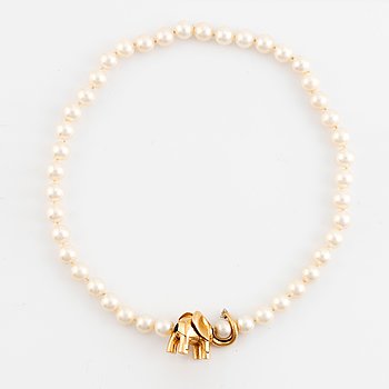 Ole Lynggaard, Pearl necklace, with elephant clasp 14K gold with ...