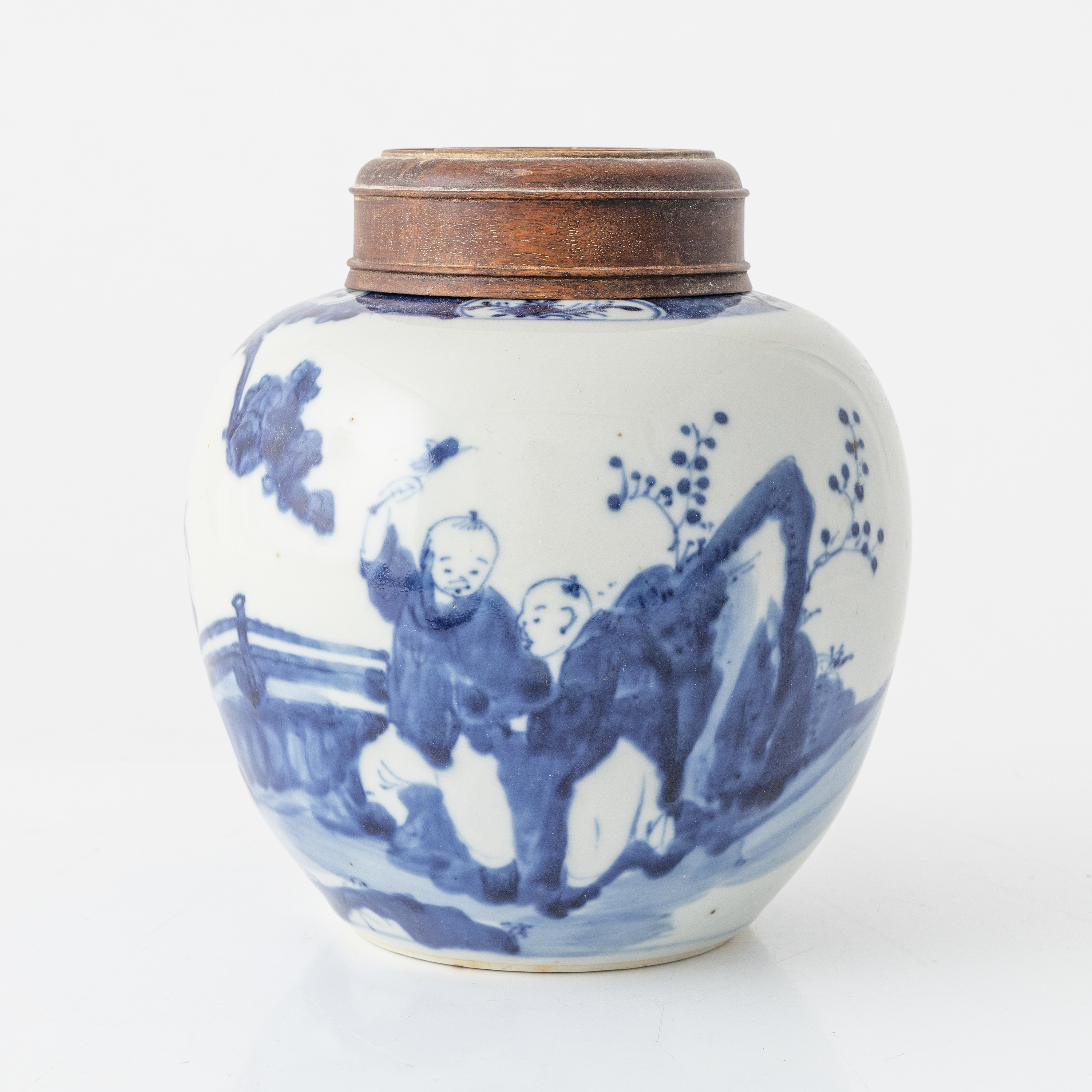 A blue-and white ginger pot, 19th century. - Bukowskis