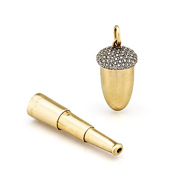 A jeweled gold pendant locker, with a cigarette holder, St. Petersburg ...