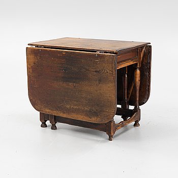 A pine gate-leg table, 18th Century. - Bukowskis