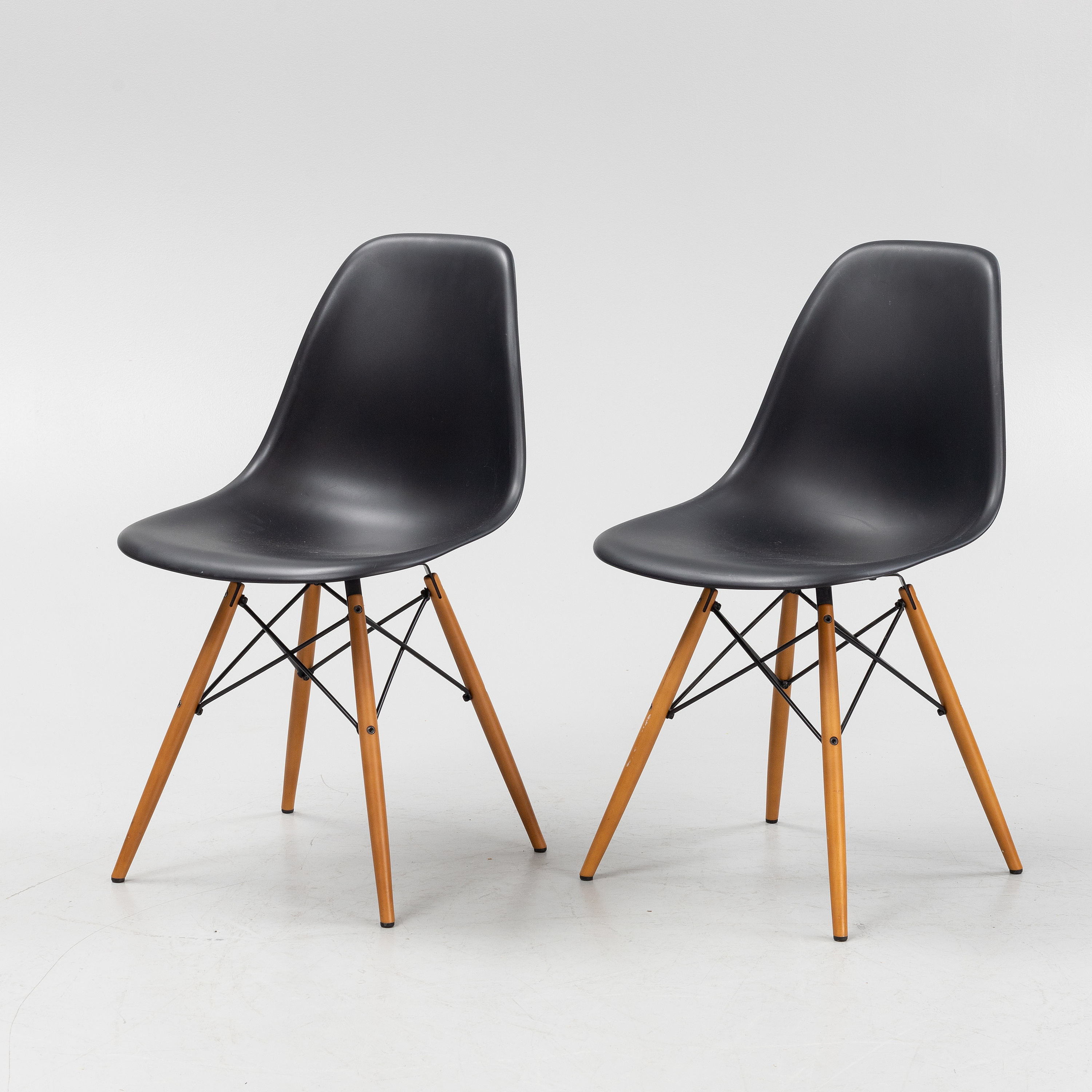 Charles & Ray Eames, stolar, ett par, "Plastic chair DSW", Charles ...