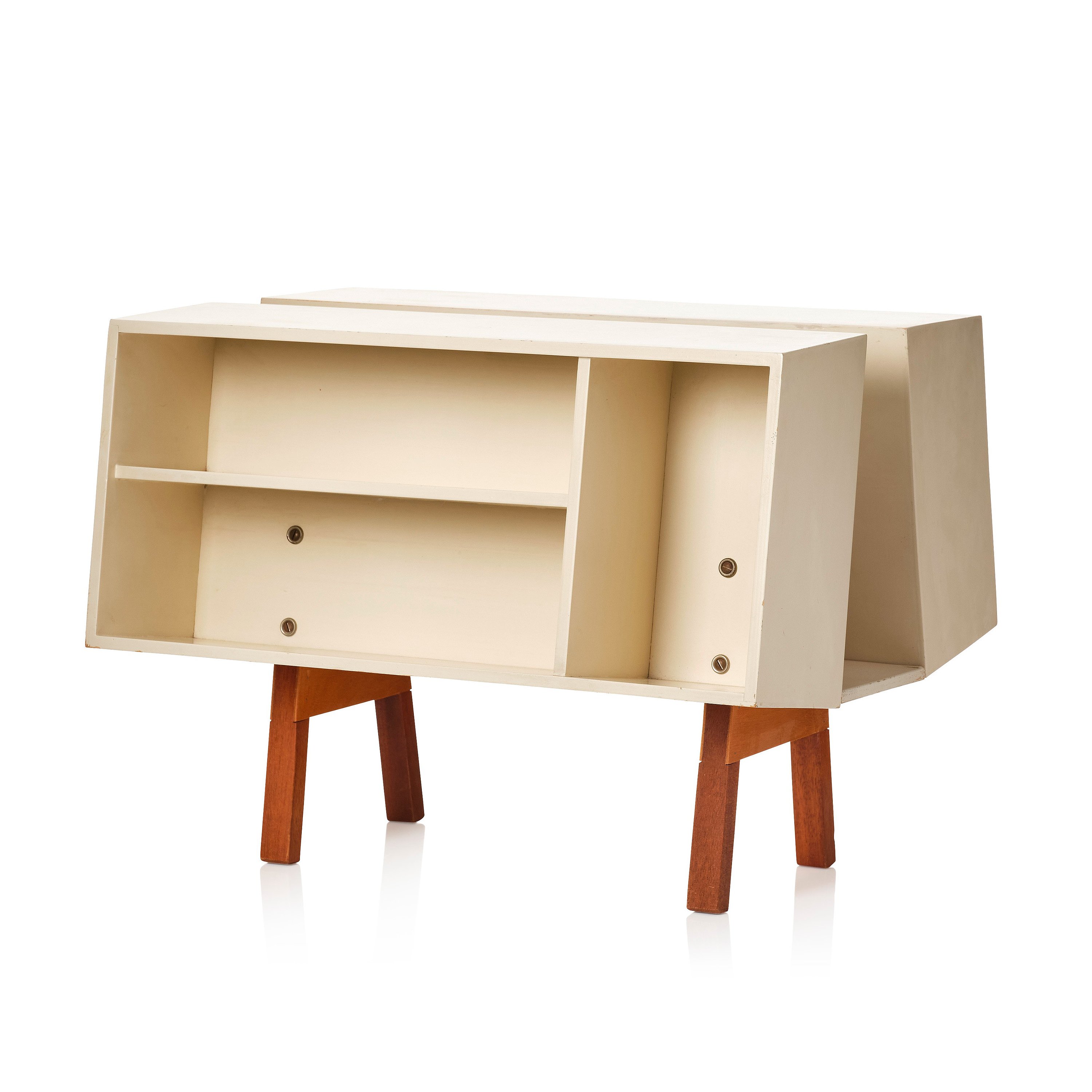 Ernest Race, a "Penguin Donkey Mark II" bookshelf, Isokon, England ...