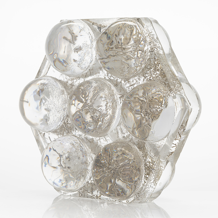 Nanny Still, a signed "Focus" glass sculpture from 1970s. - Bukowskis