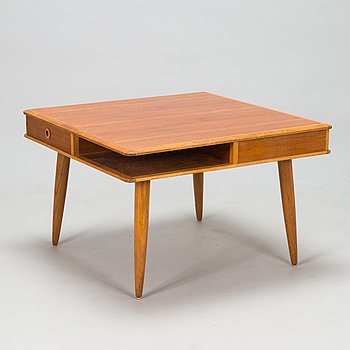 A 1950s/60s coffee table with drawers. - Bukowskis