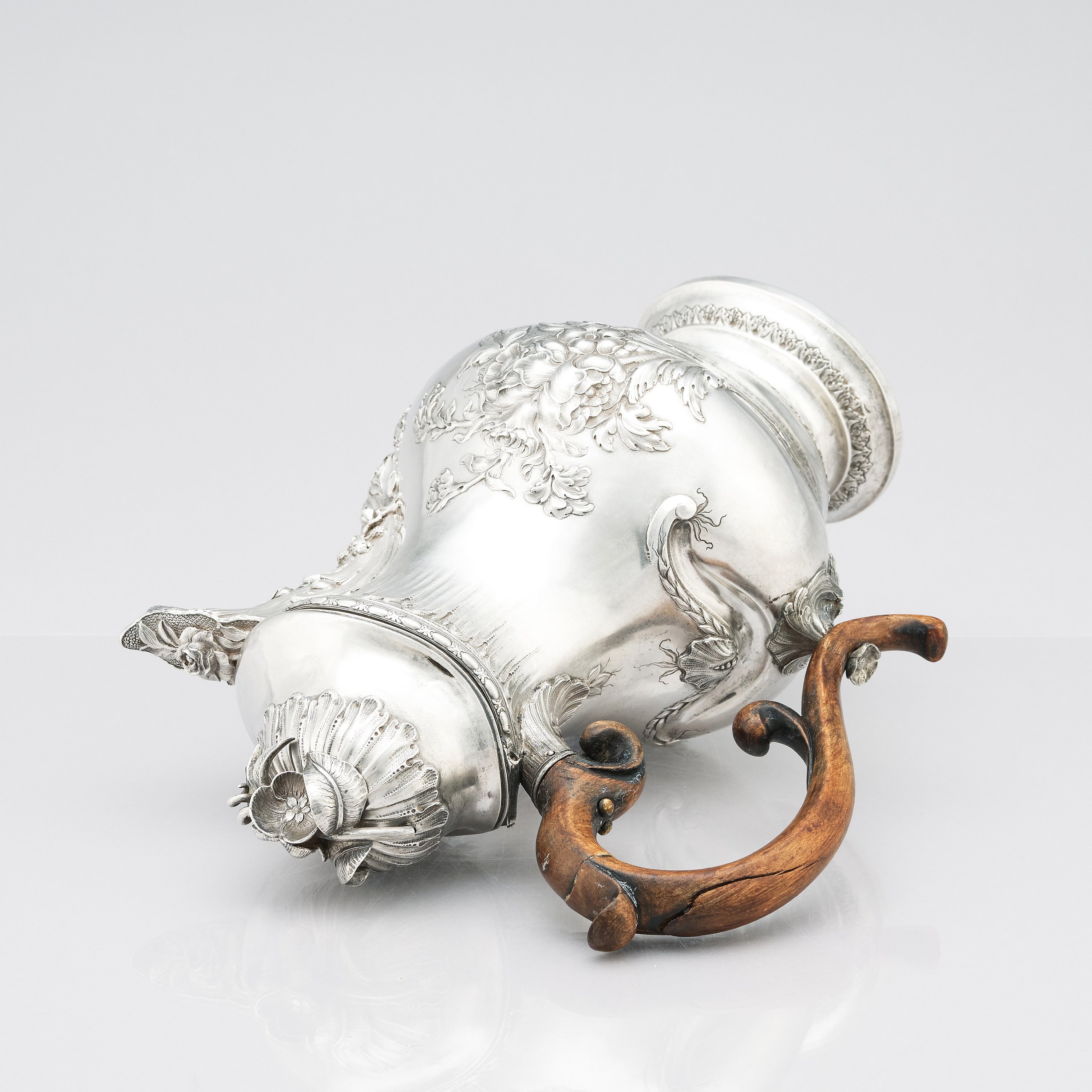 Petter Eneroth, kaffekanna, silver, Stockholm 1775. Rokoko. - Bukowskis
