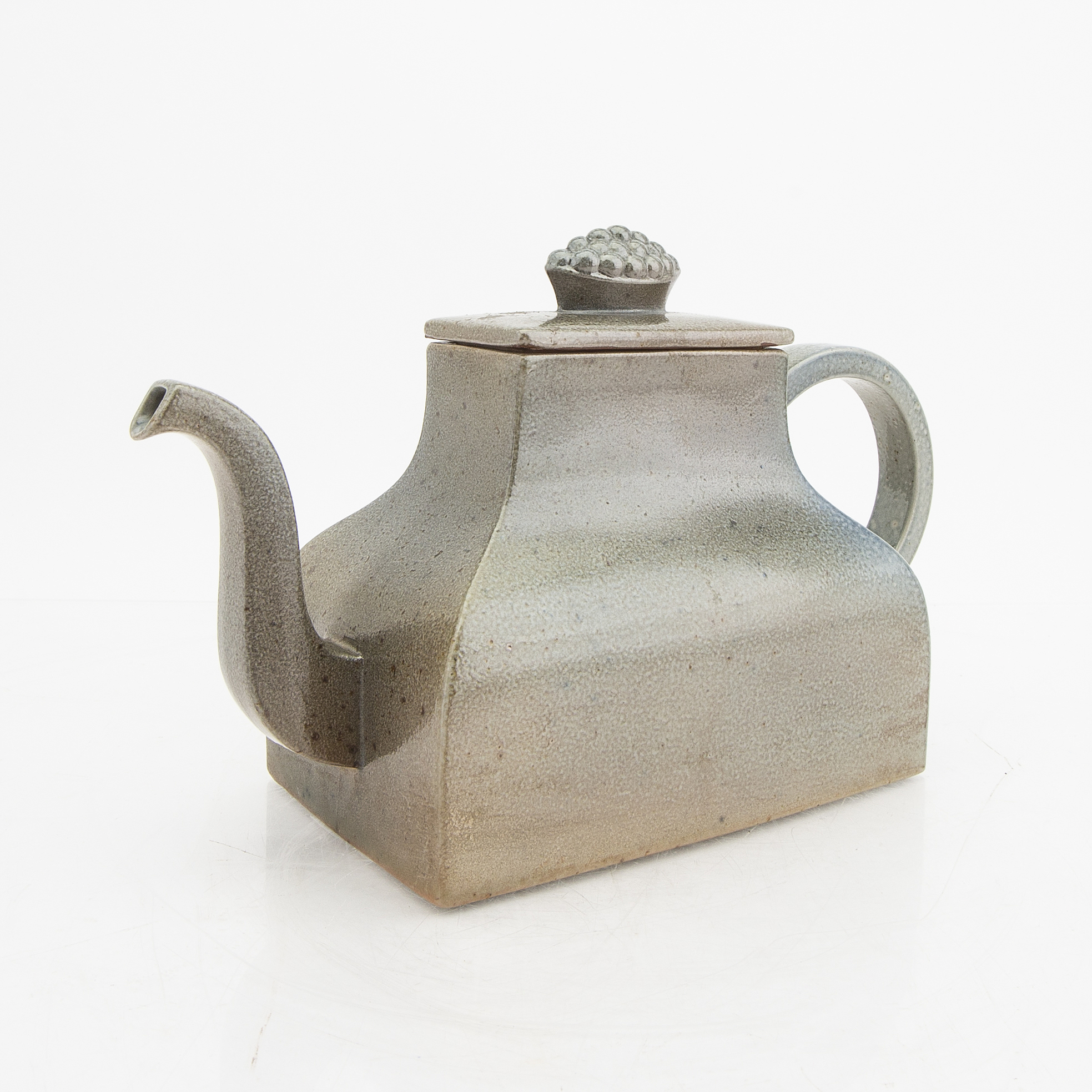 Signe Persson-Melin, a glazed ceramic teapot. - Bukowskis