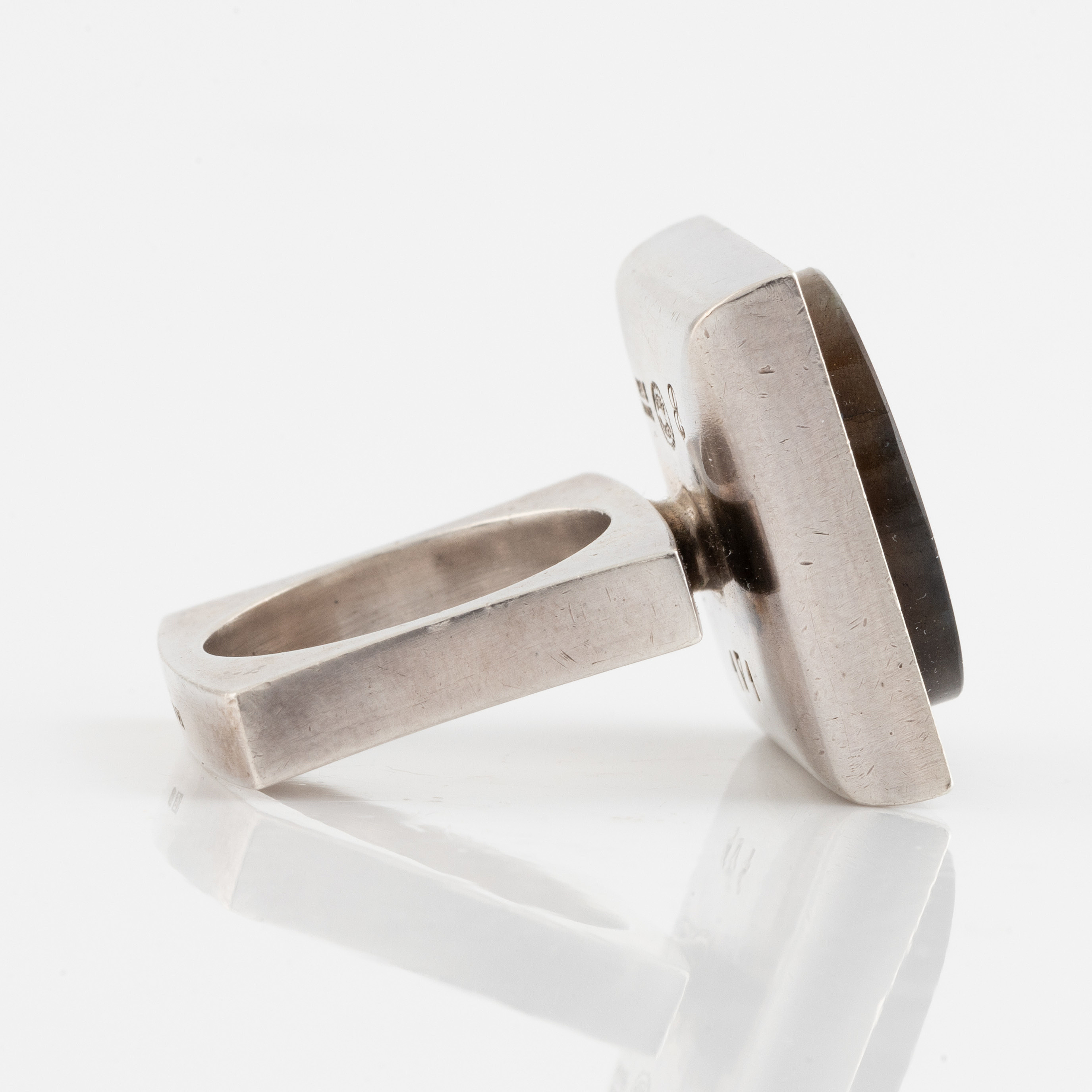 Bent Gabrielsen, Georg Jensen, ring, silver with labradorite disc, Denmark 1960's. - Bukowskis