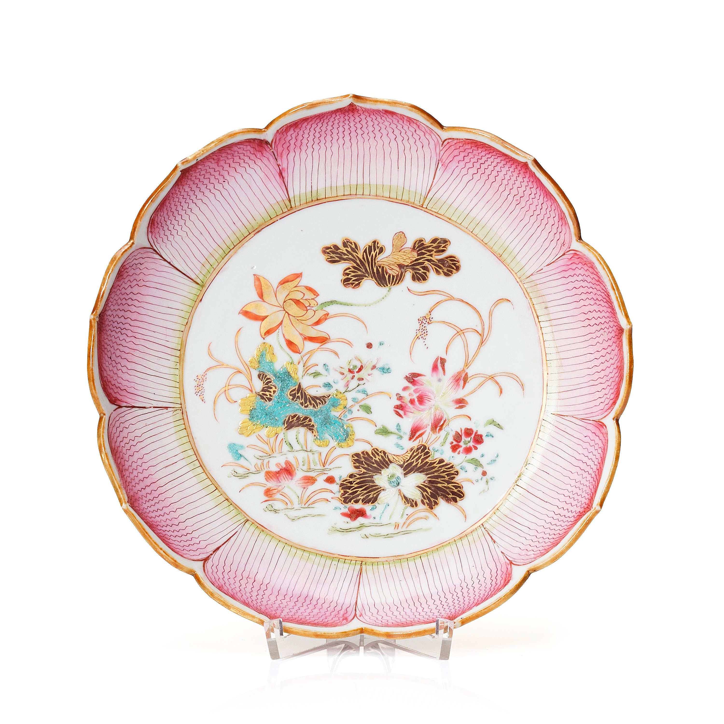 A famille rose lotus dish, Qing dynasty, Qianlong (1736-95). - Bukowskis