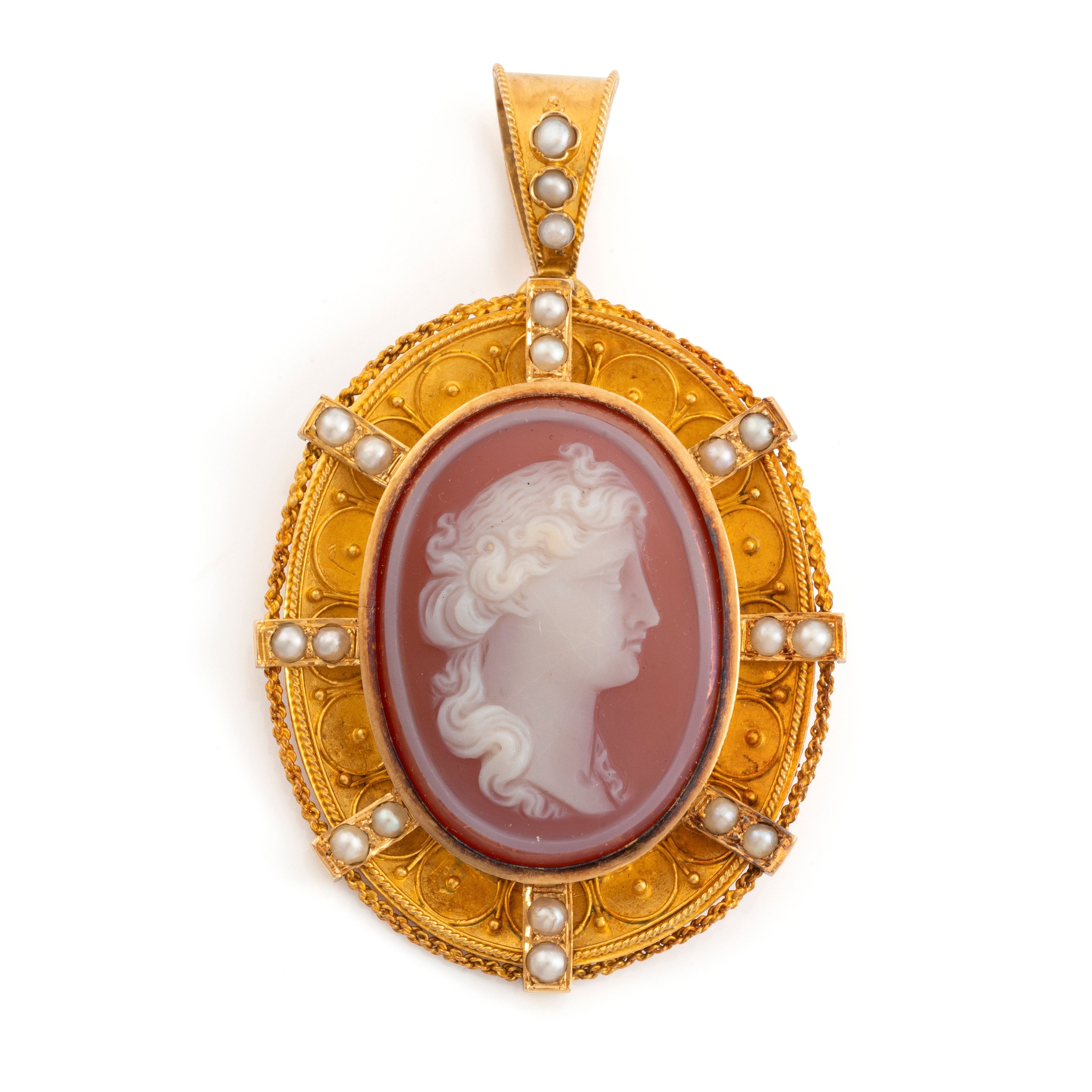 An 18K gold and hardstone cameo pendant/brooch set with pearls. - Bukowskis
