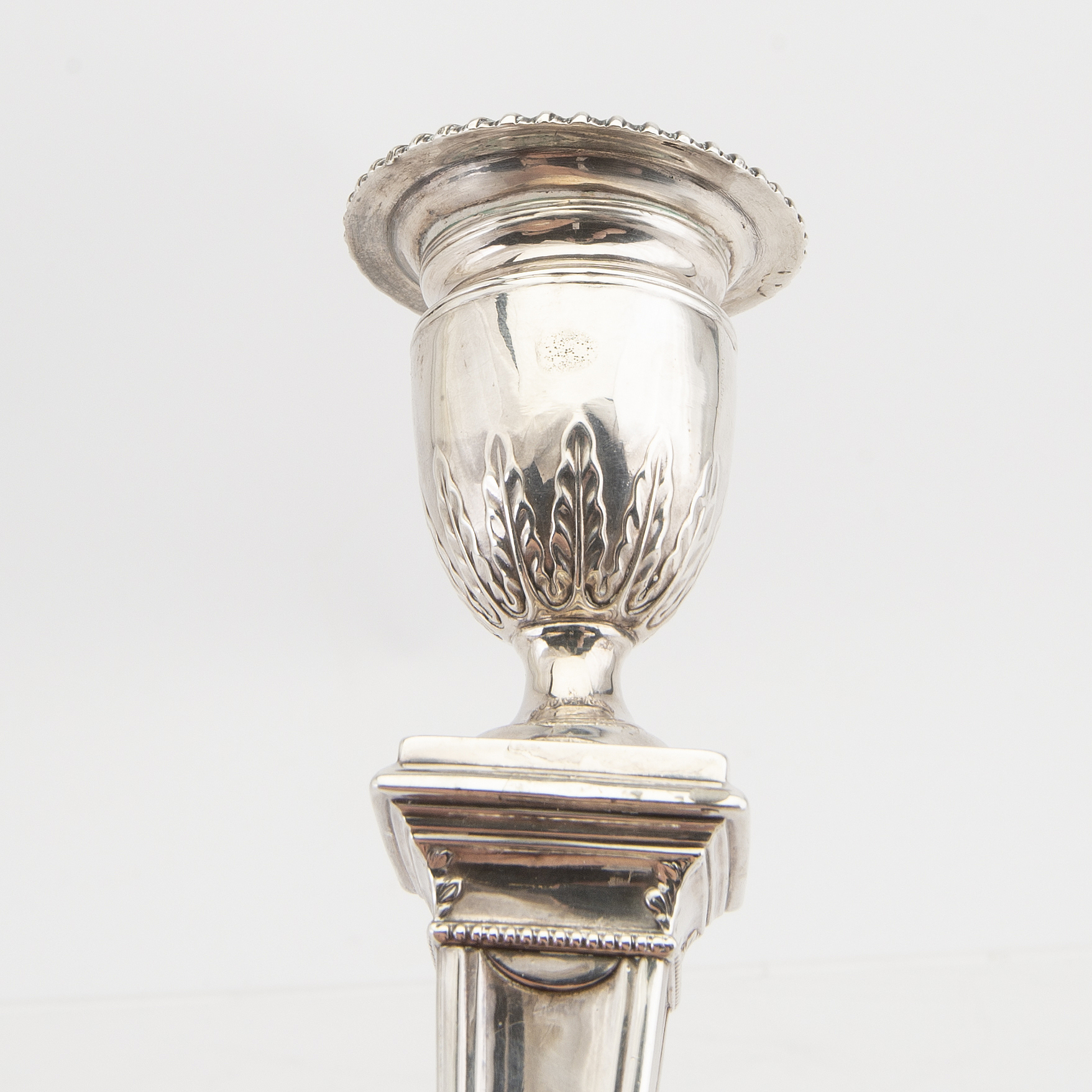 Mappin & Webb ljusstakar ett par silver London omkring 1900. - Bukowskis