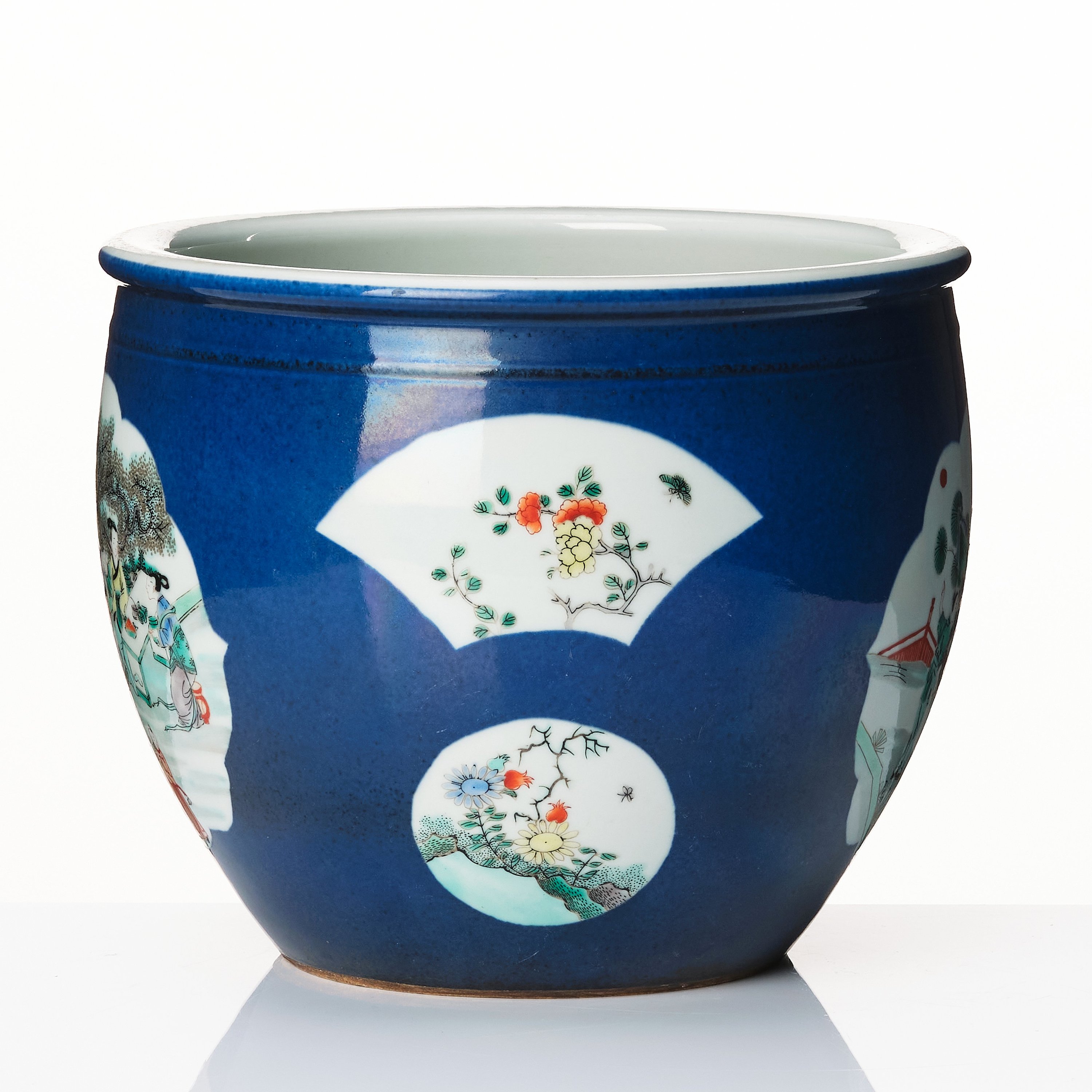 A powder blue flower pot, late Qing dynasty, circa 1900. - Bukowskis
