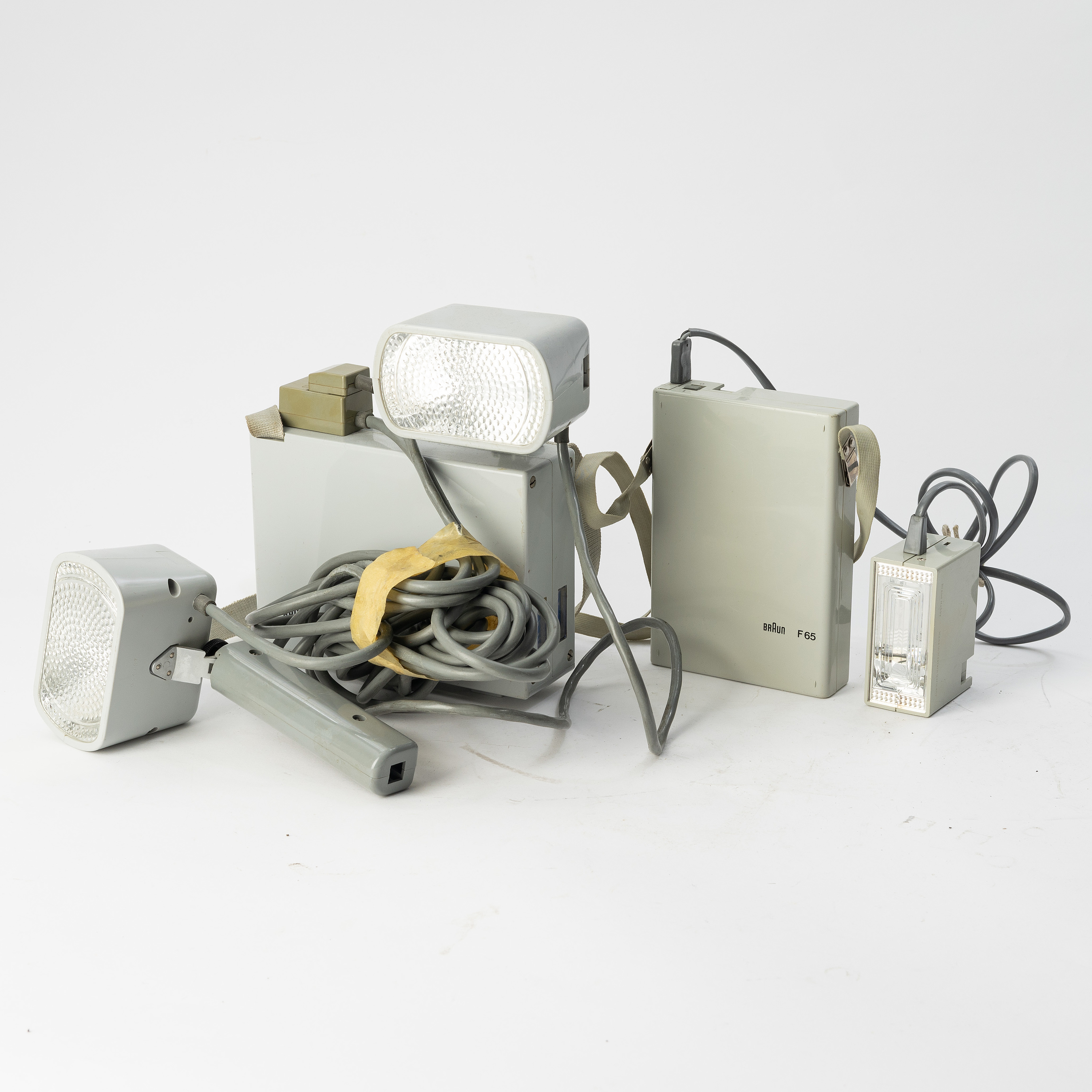 Dieter Rams, Robert Oberheim et al, 6 projectors and two flash lights ...