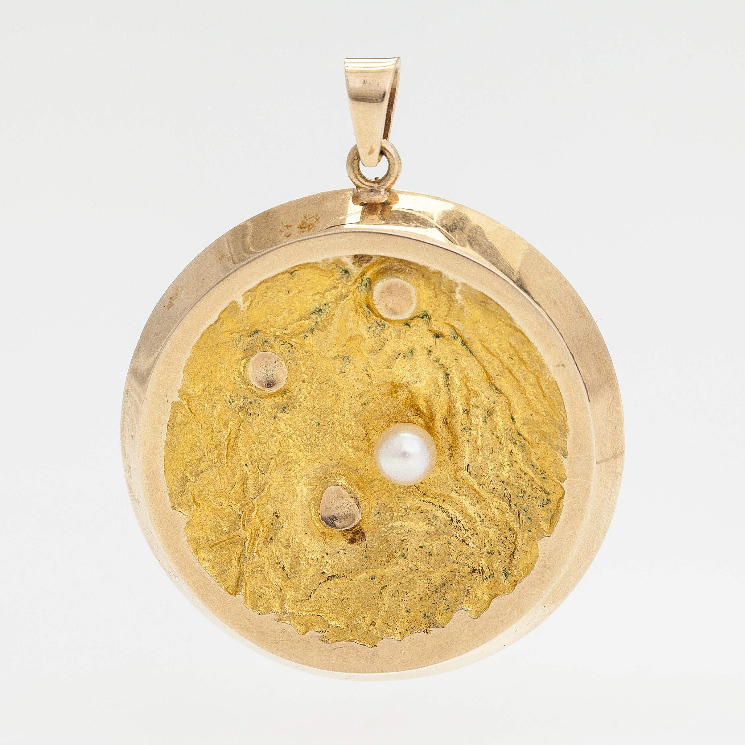 Hänge, 14K guld och odlad pärla. Westerback, Helsingfors 1969. - Bukowskis
