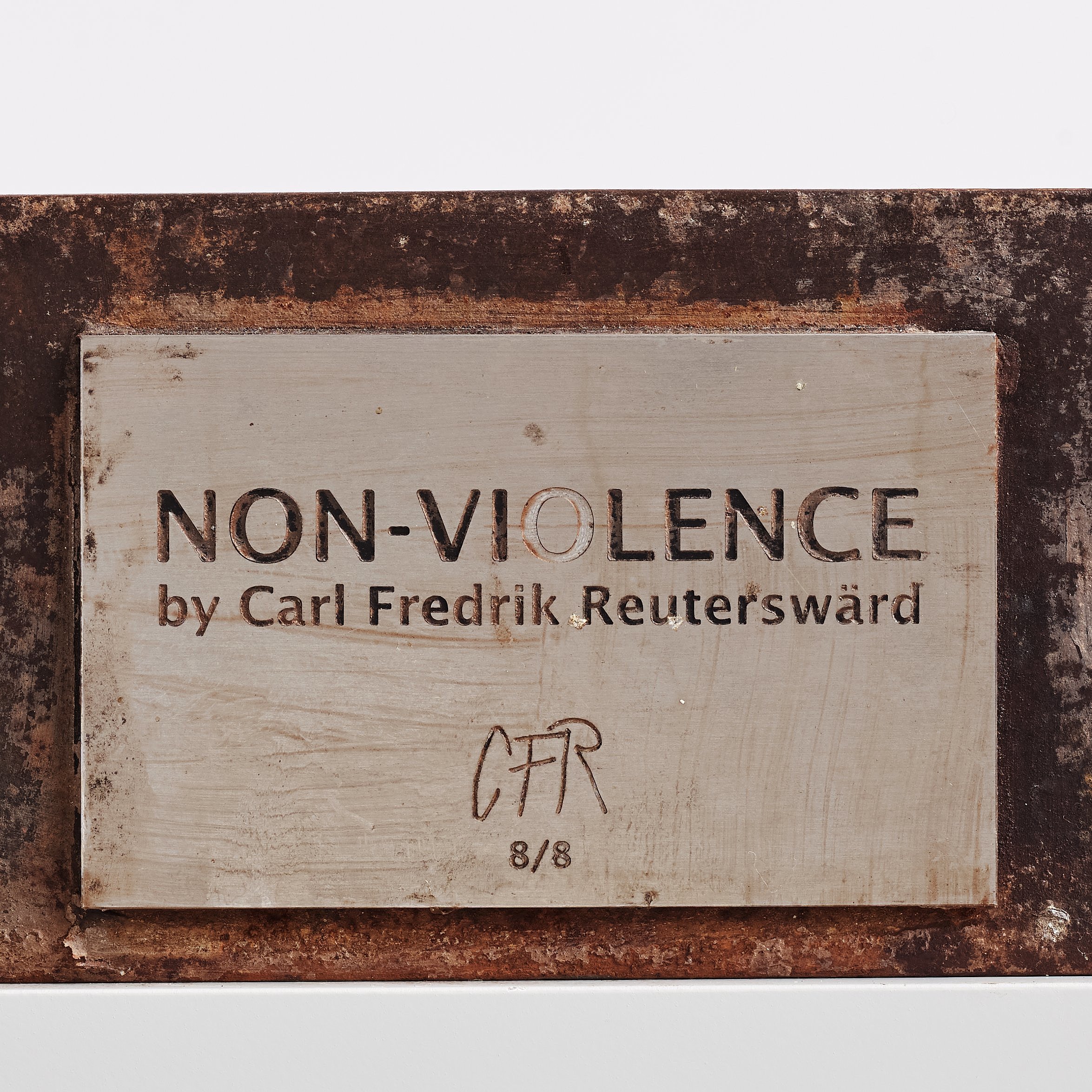 Carl Fredrik Reuterswärd, 'Non-Violence'. - Bukowskis