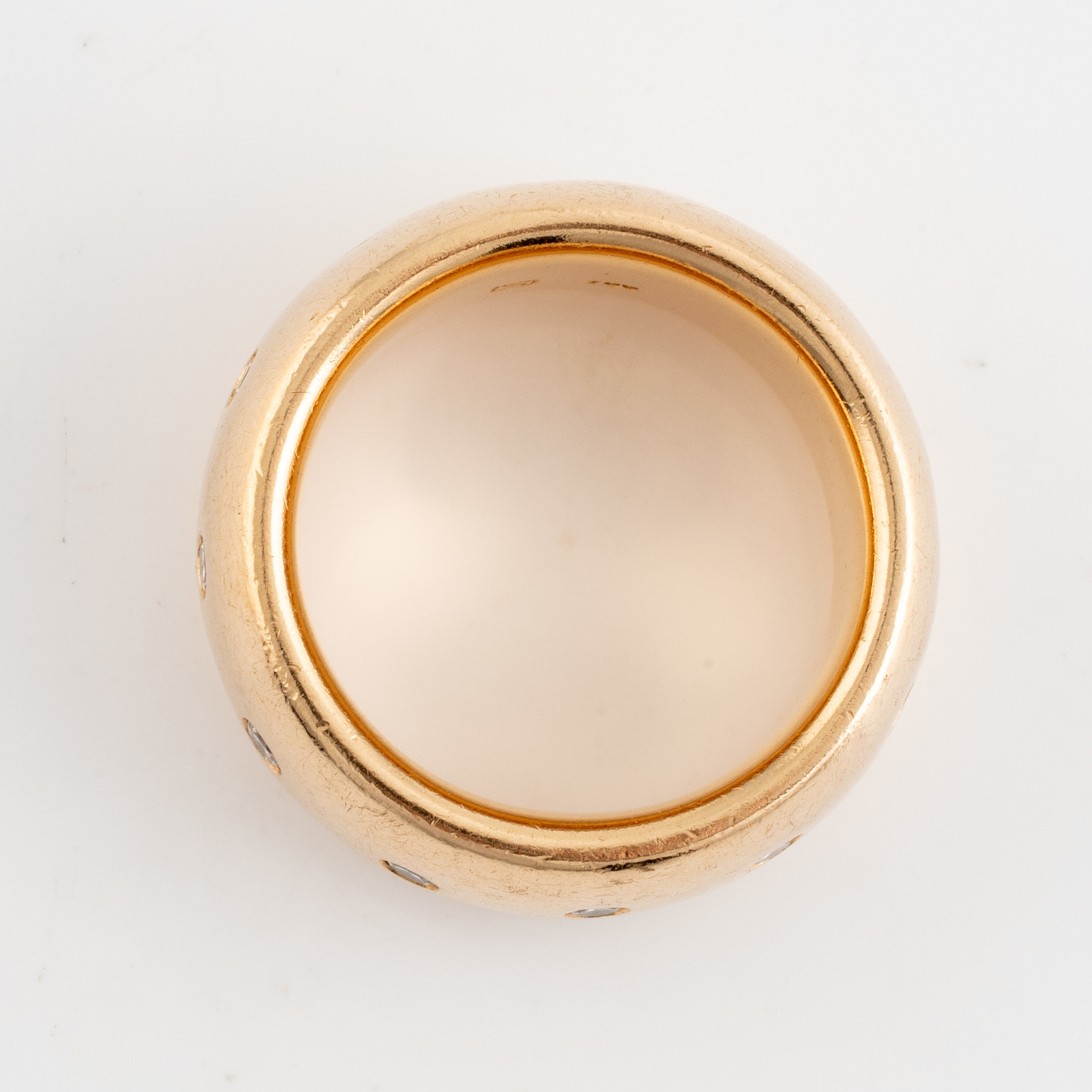 Ring 18K guld med runda briljantslipade diamanter. - Bukowskis