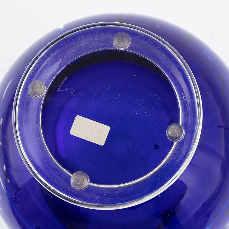 Lars Hellsten, a glass vase, Orrefors. - Bukowskis