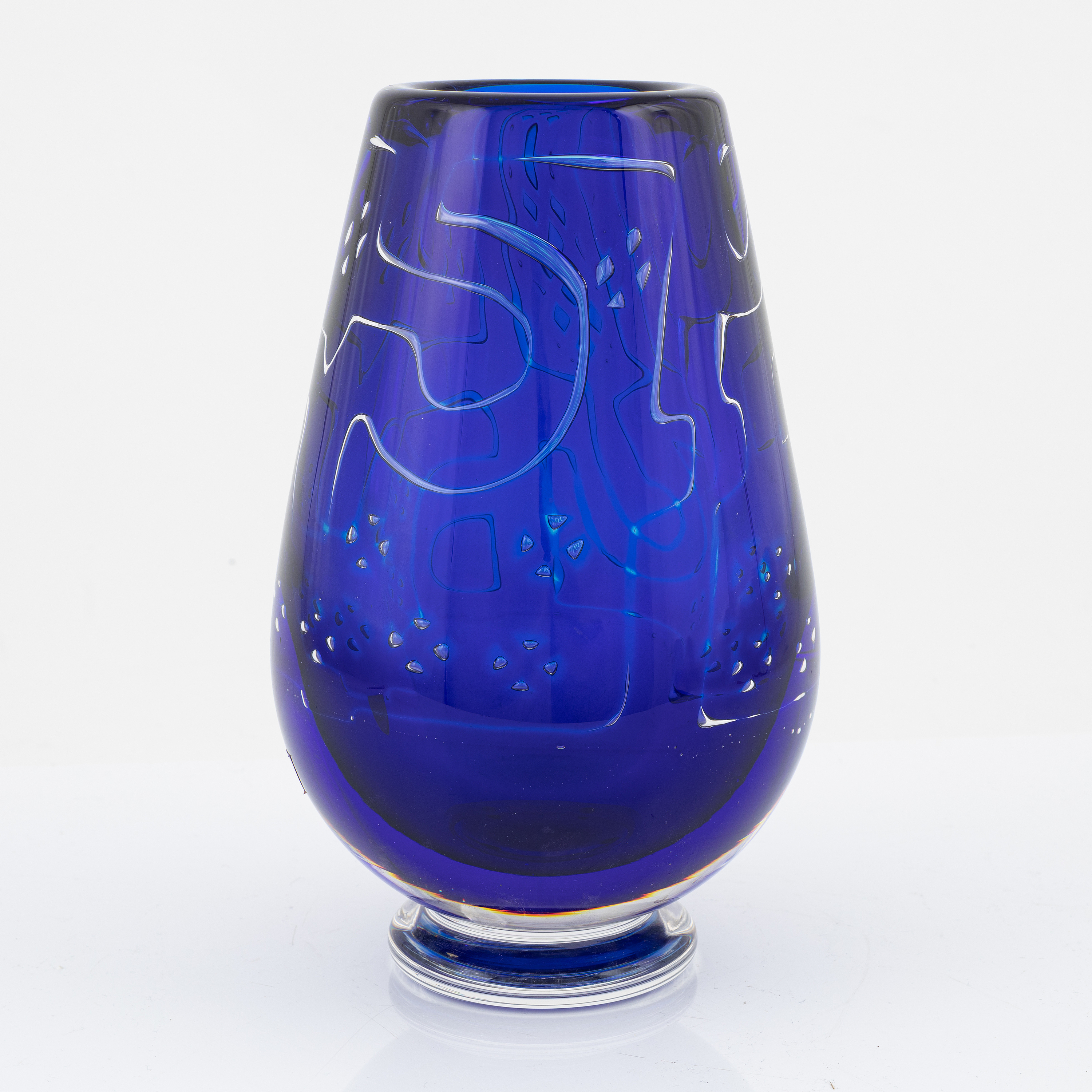 Lars Hellsten, a glass vase, Orrefors. - Bukowskis