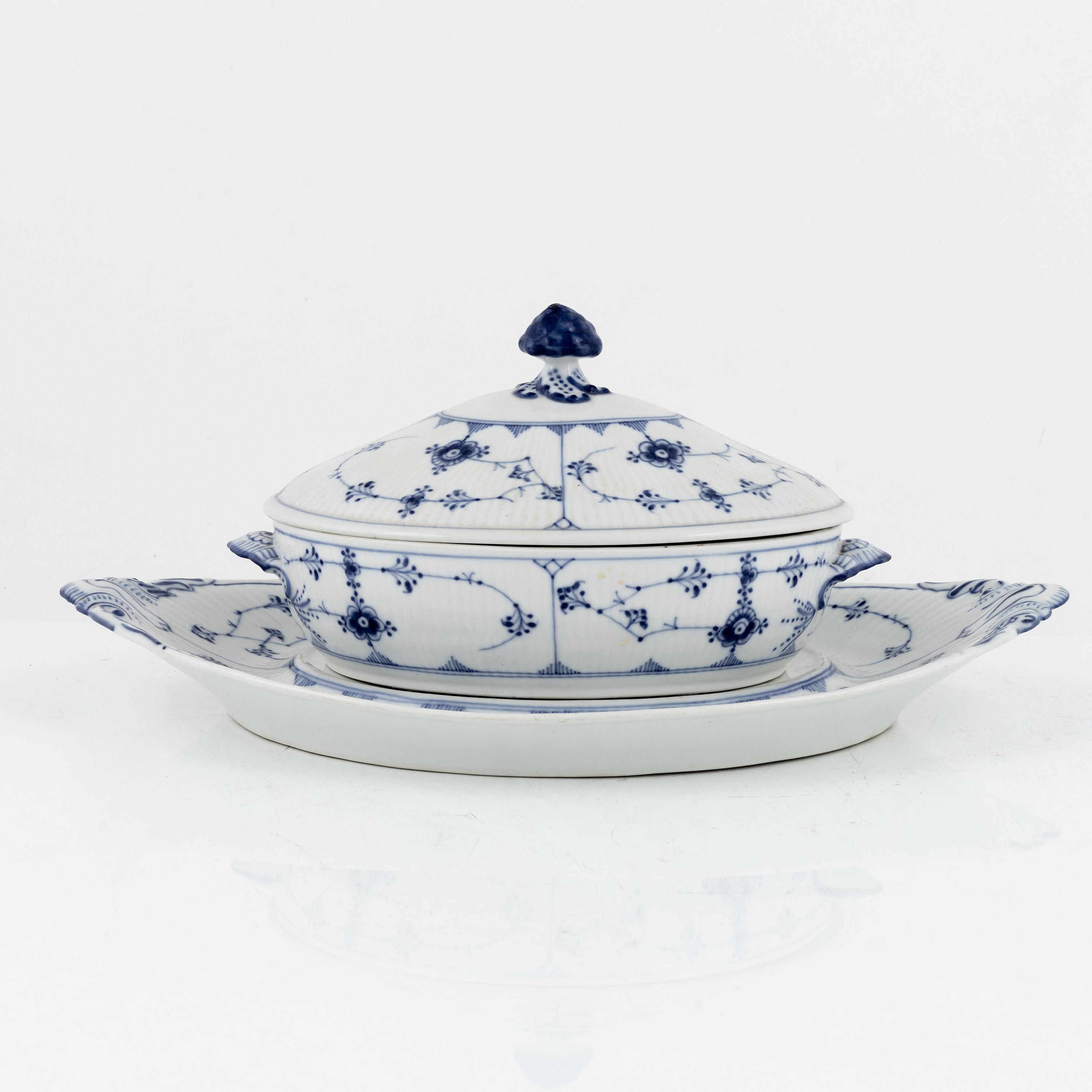 A porcelain terrine with plate, 'Musselmalet', Royal Copenhagen ...