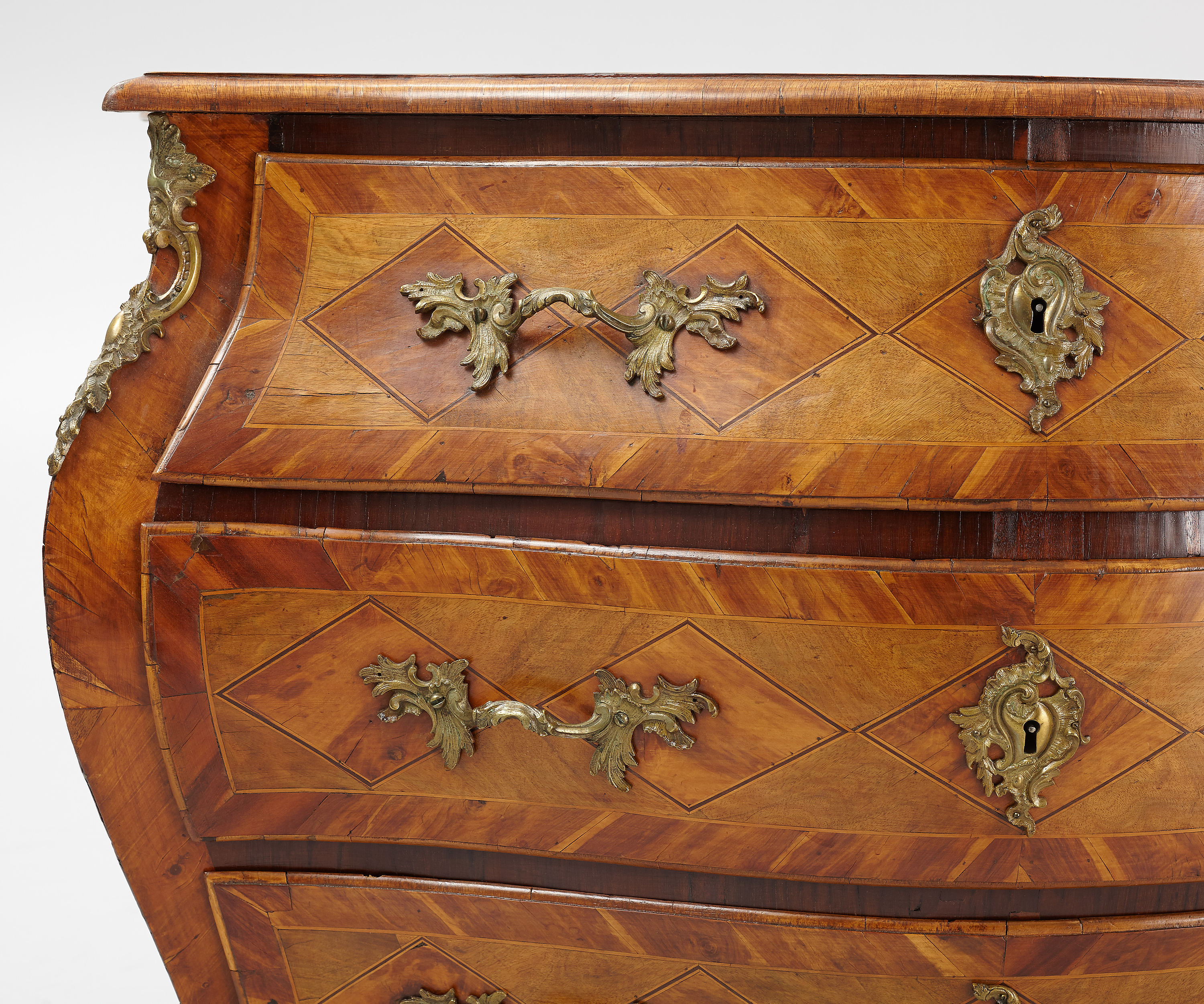 A Rococo chest of drawers, Stockholm, mid 18th Century. - Bukowskis