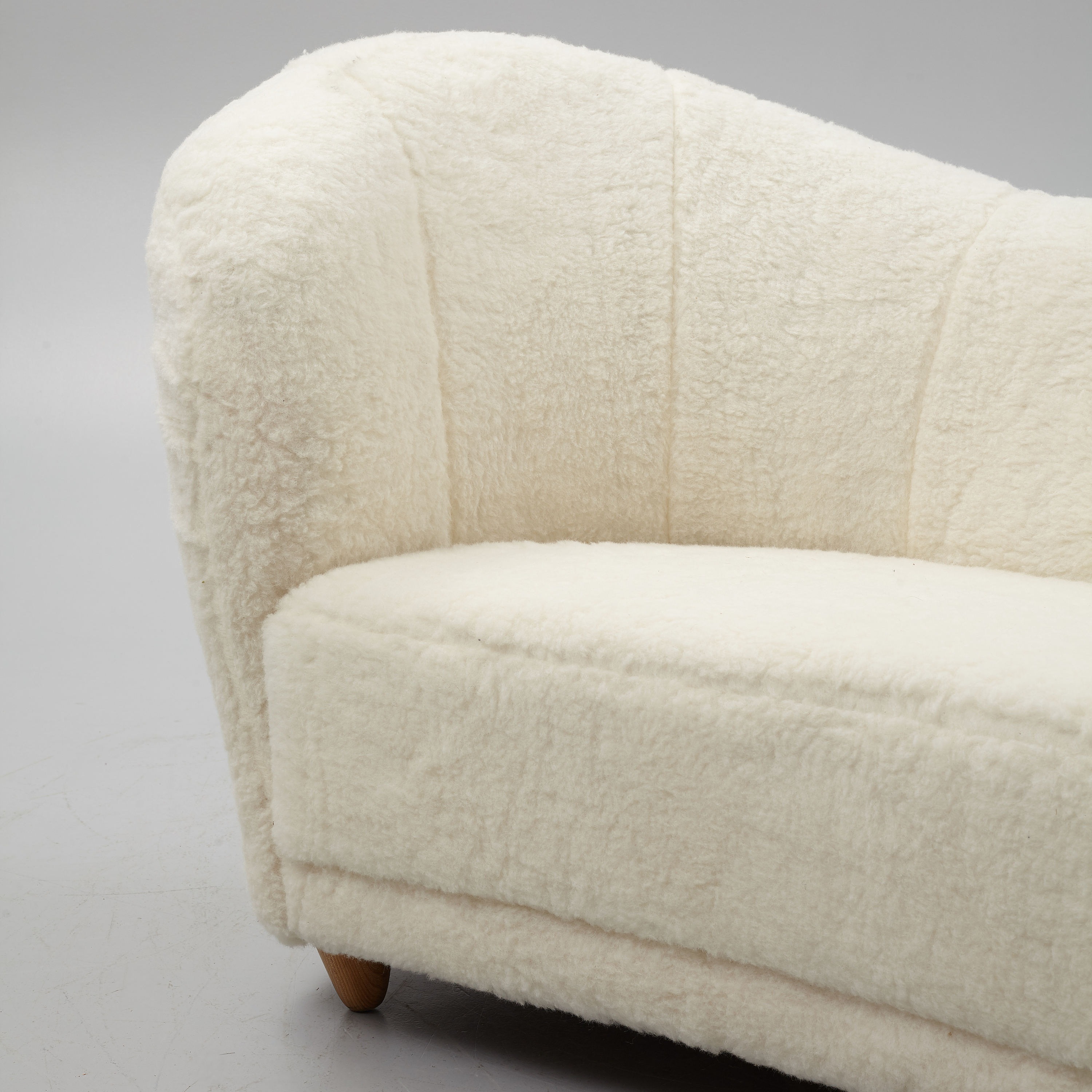 Soffa, Samtida. - Bukowskis