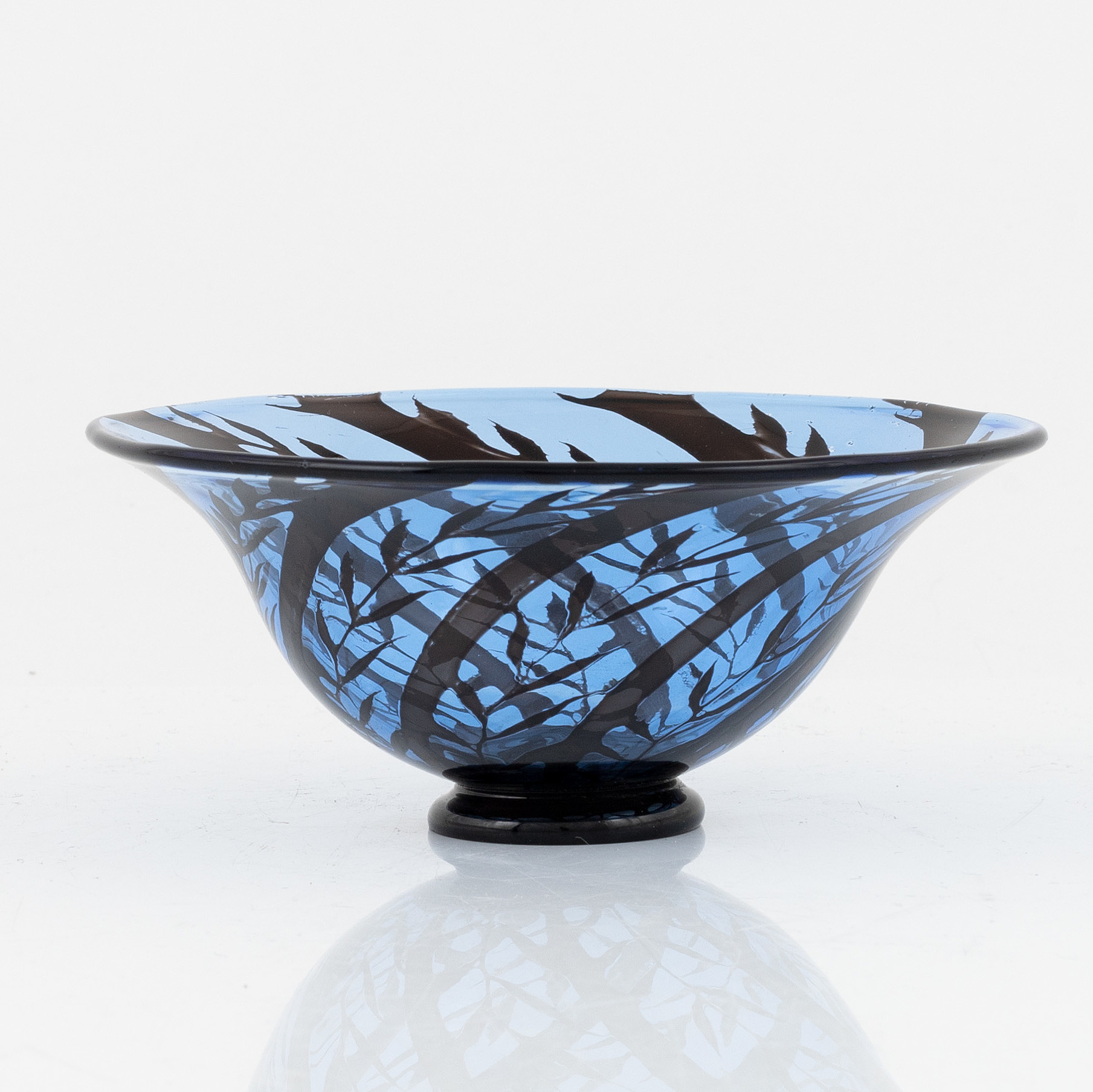 Eva Englund, a graal glass bowl, signed, Orrefors. - Bukowskis