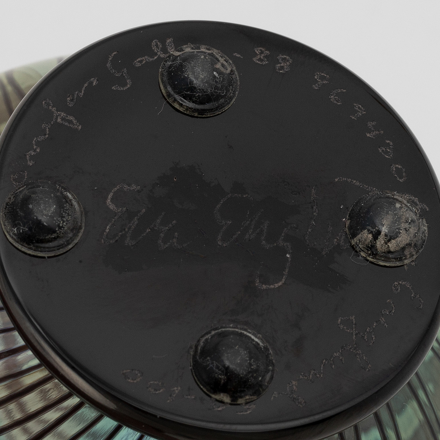 Eva Englund, a 'graal' glass vase and a bowl, Orrefors, Sweden. - Bukowskis