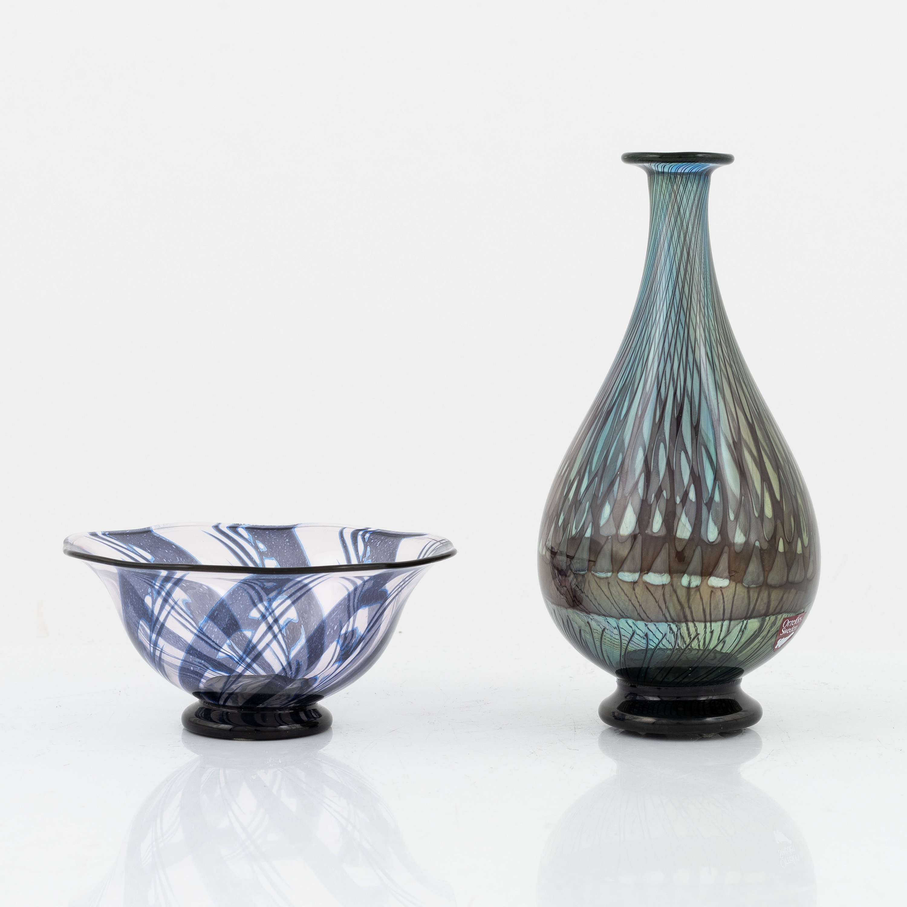 Eva Englund, a 'graal' glass vase and a bowl, Orrefors, Sweden. - Bukowskis