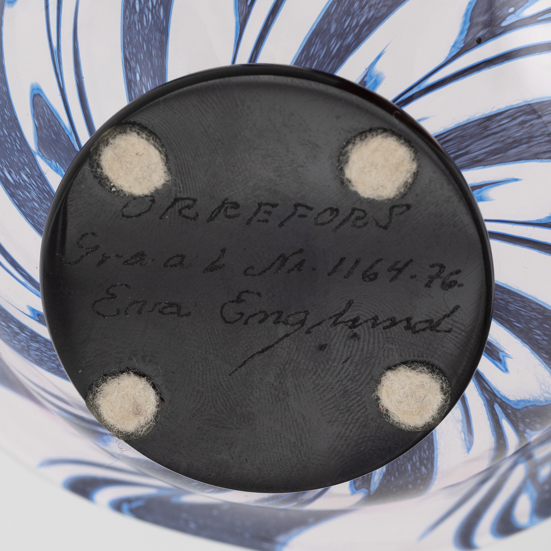 Eva Englund, a 'graal' glass vase and a bowl, Orrefors, Sweden. - Bukowskis