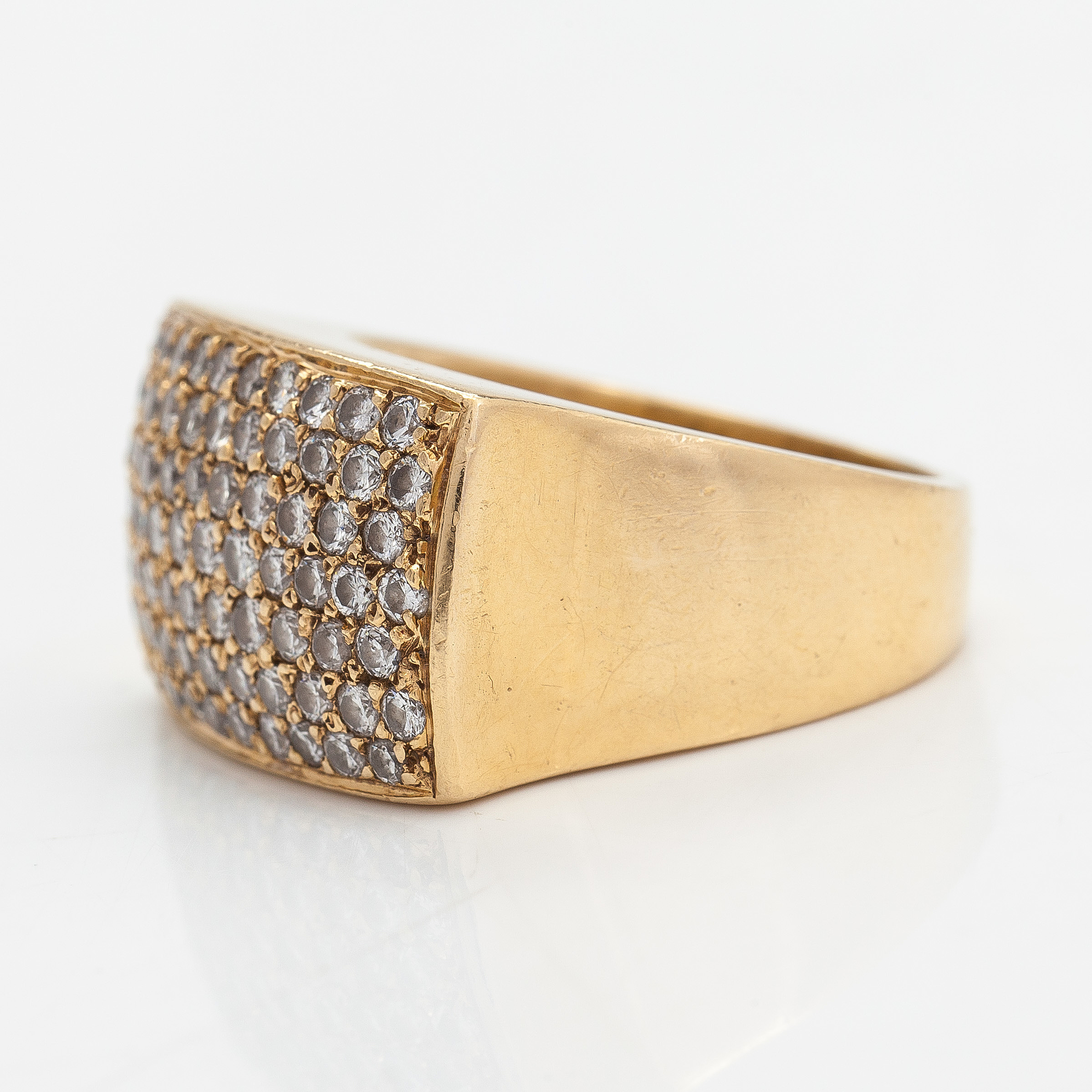 Ring, klackring, 18K guld, diamanter ca. 1.46 ct tot. - Bukowskis