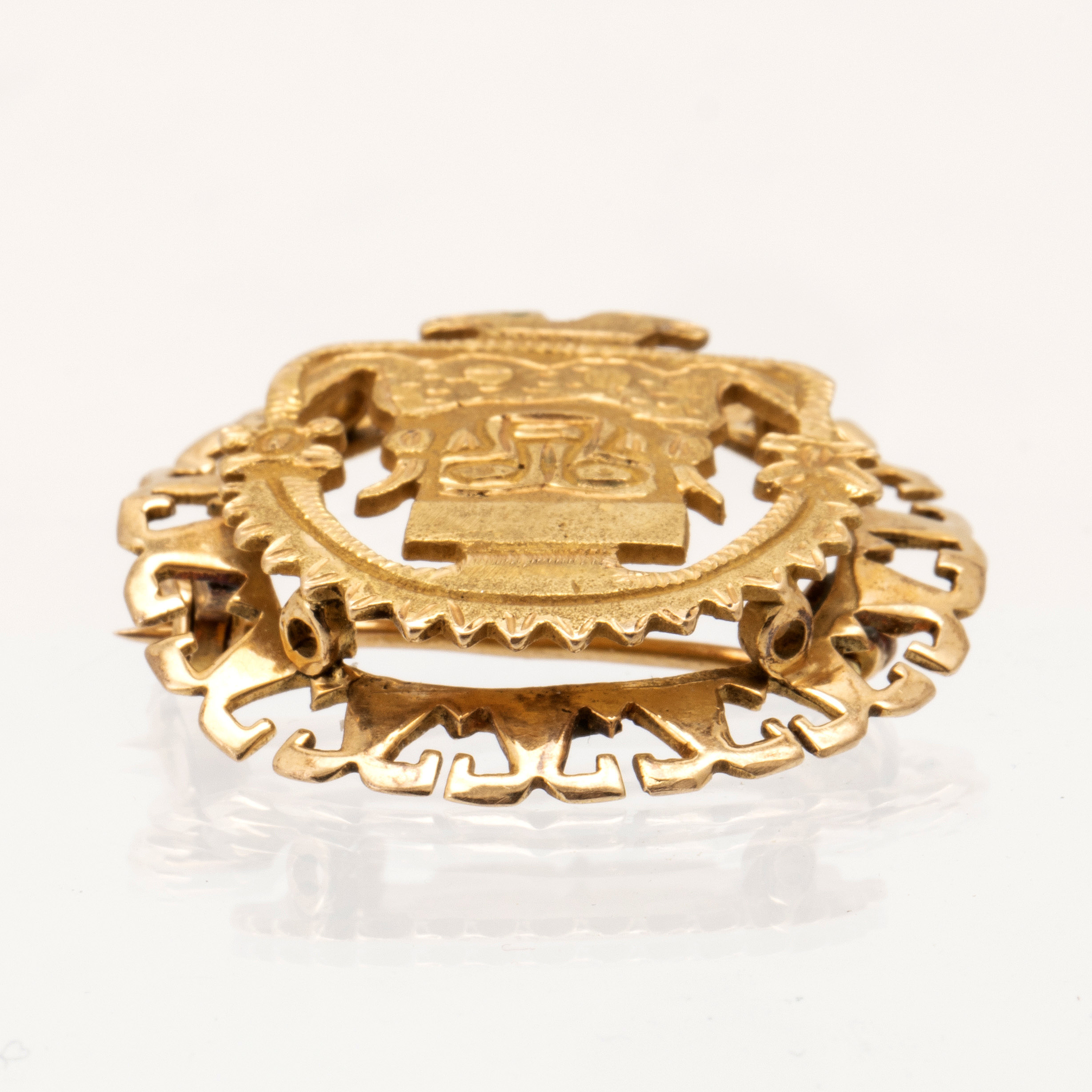 An 18K gold brooch from South America. - Bukowskis