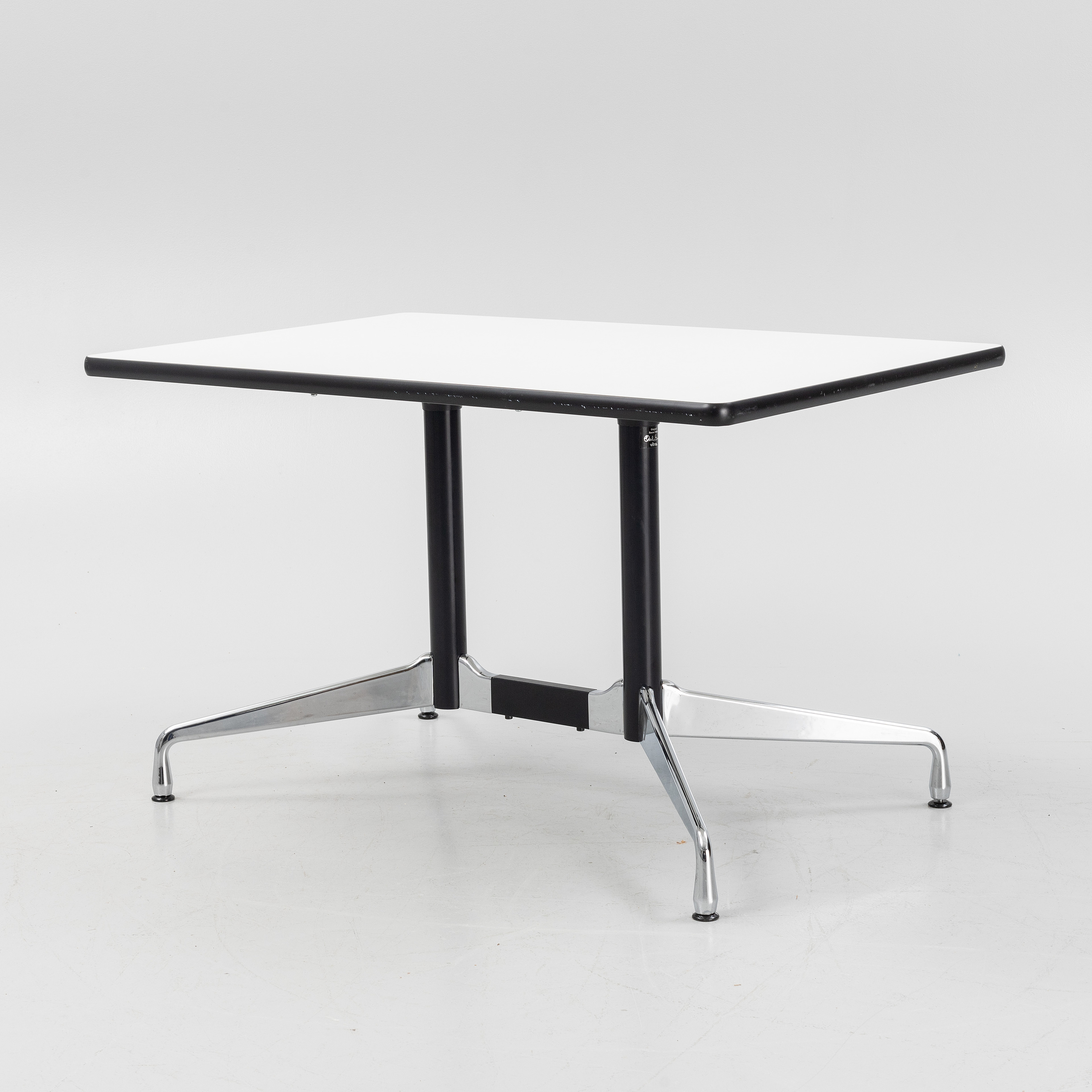 Charles & Ray Eames, a 'Segmented Table', Vitra, 2006. - Bukowskis