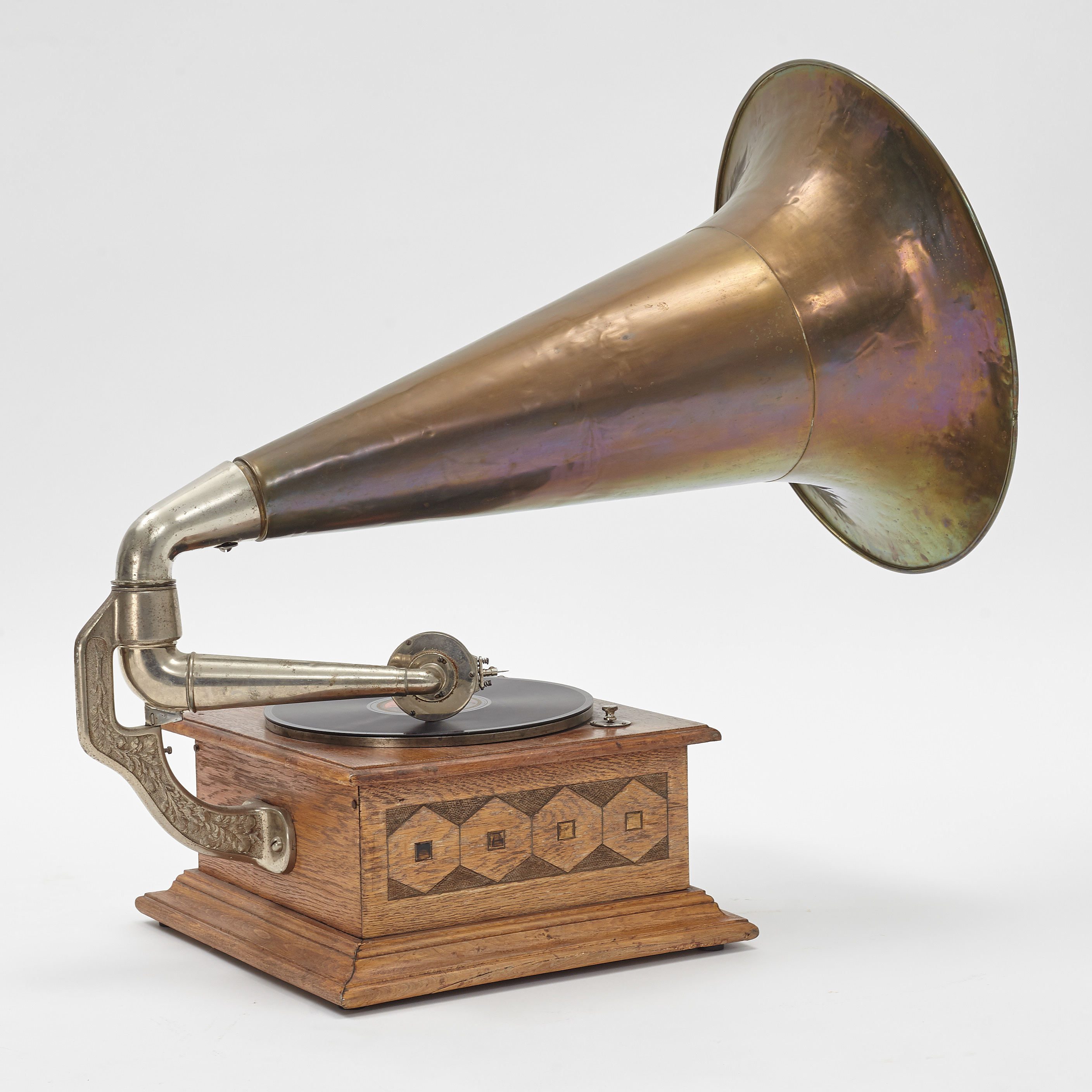 A gramophone, early 20th Century. - Bukowskis