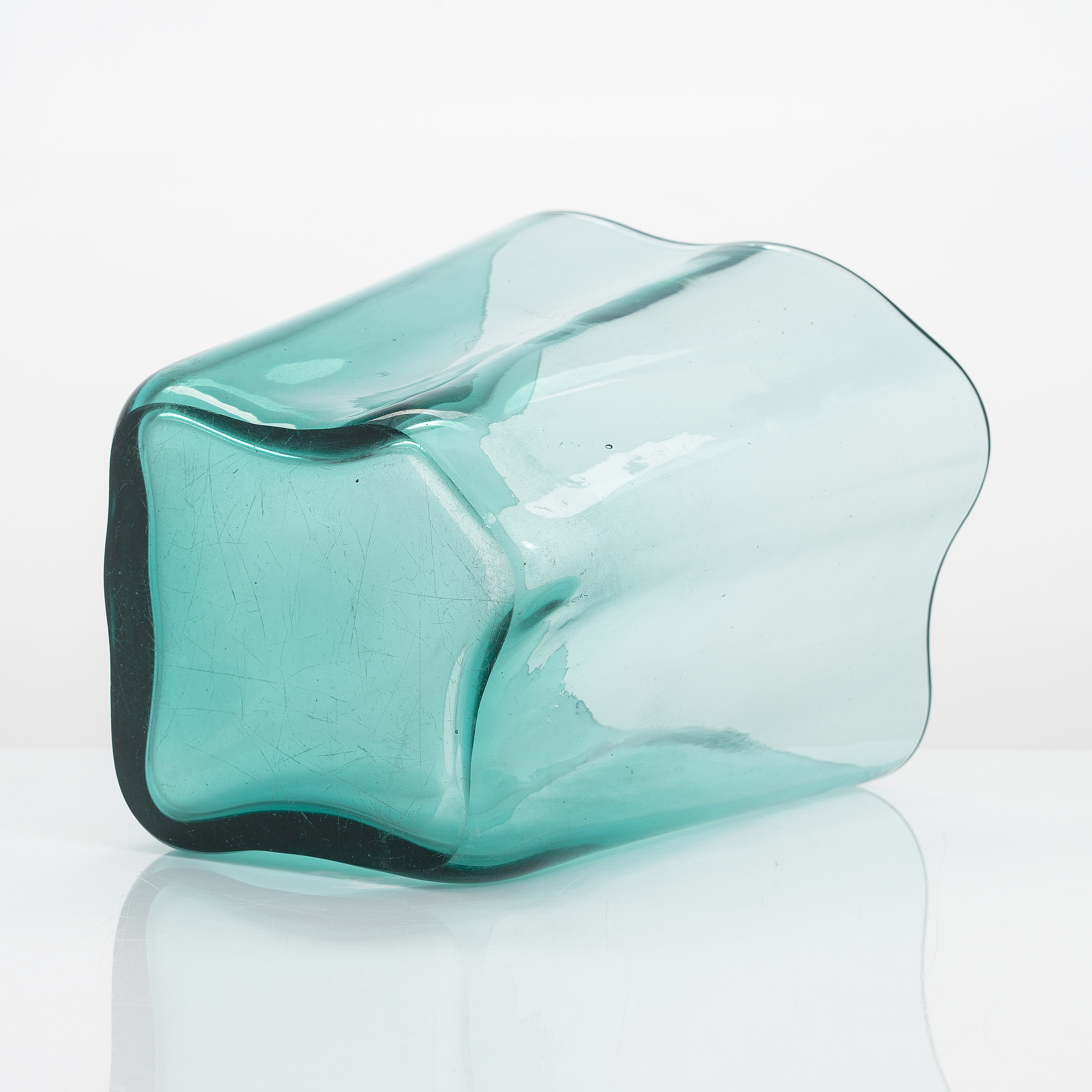Alvar Aalto, one part of 'Aalto flower' glass sculpture 9767D for ...