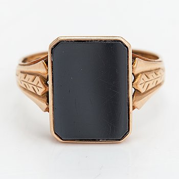 Ring, klackring, 14K guld med hematit, Juho Kantola, Kokkola 1956 ...