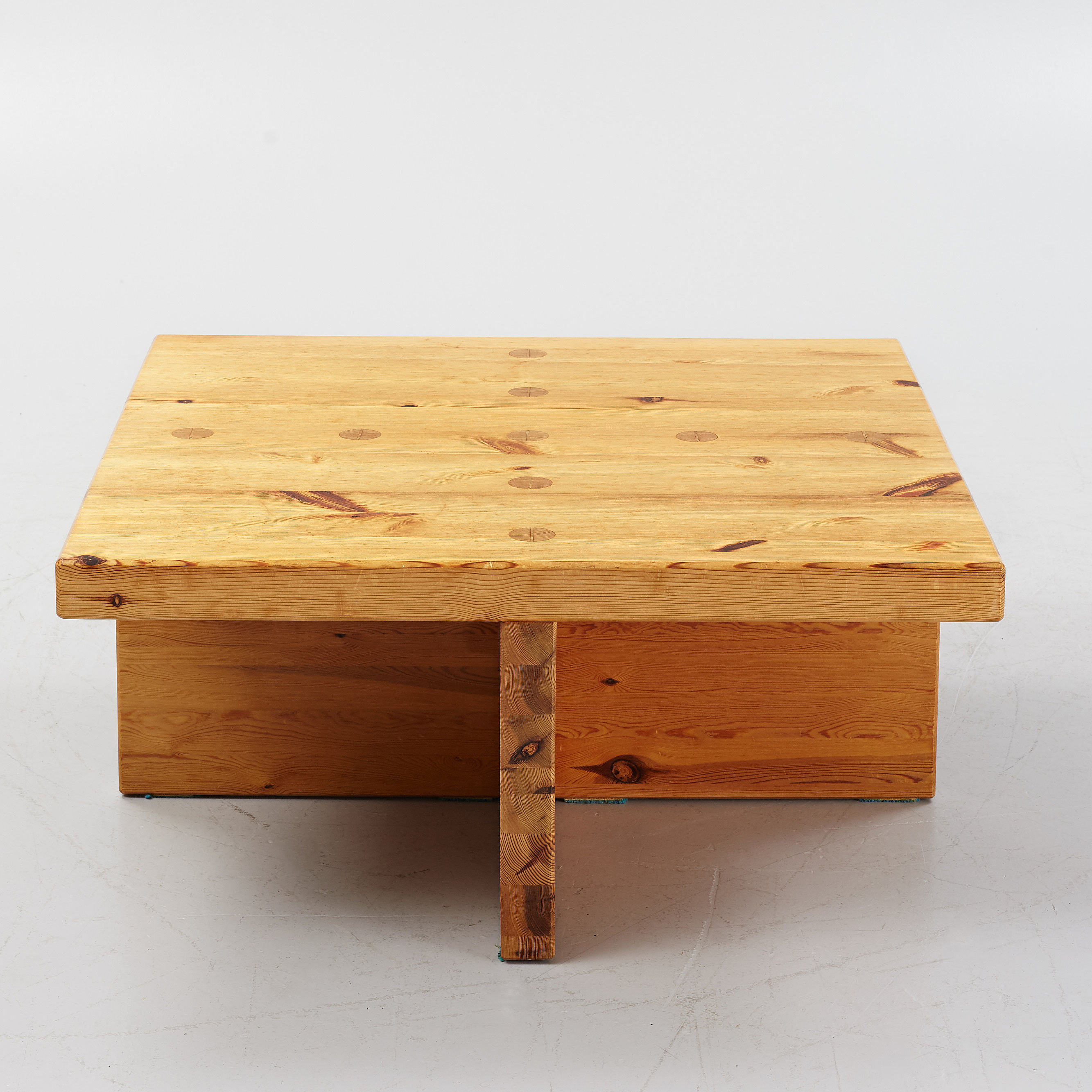 Soffbord, furu, 1900-talets sista kvartal. - Bukowskis