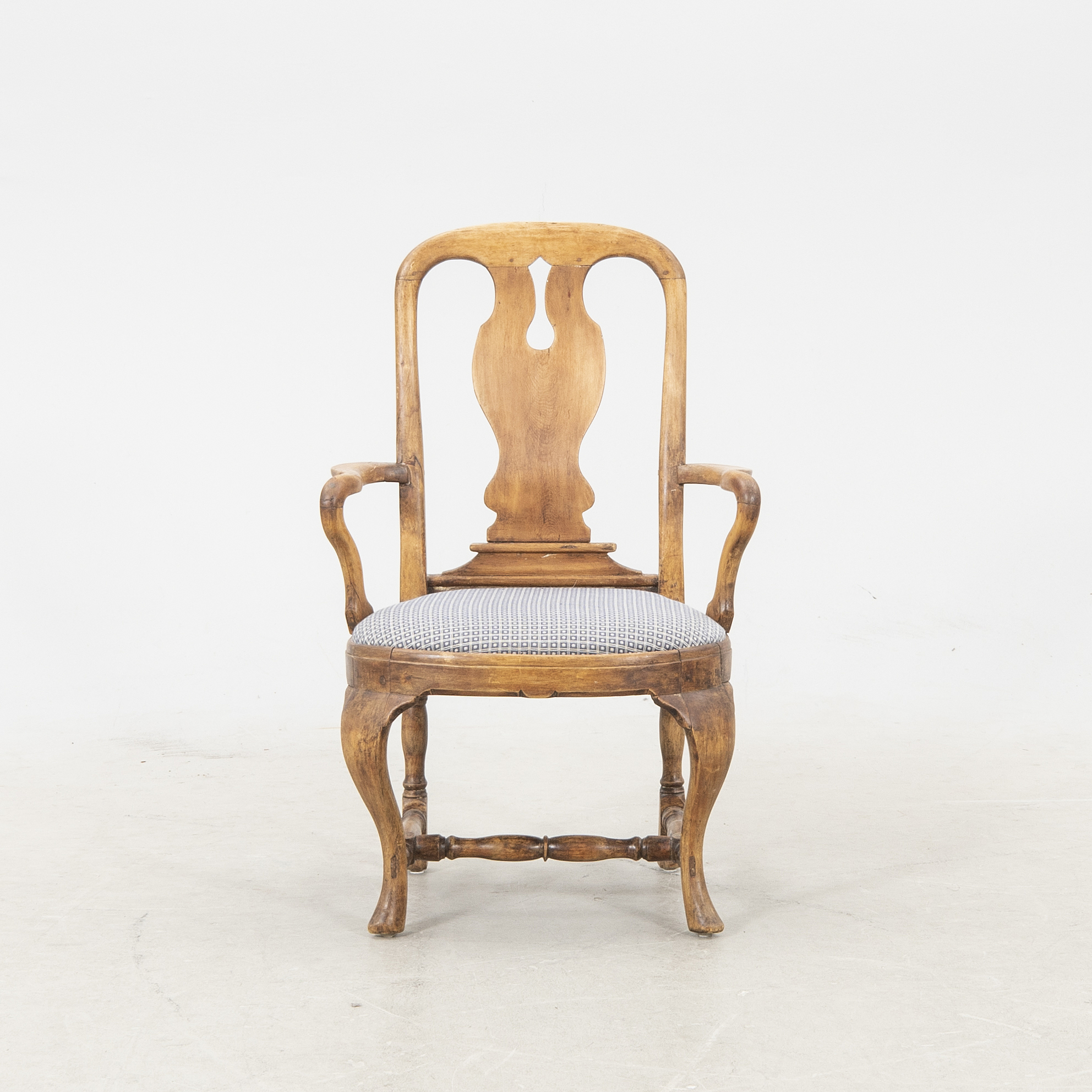 A mid 1700s Rococo armchair. - Bukowskis