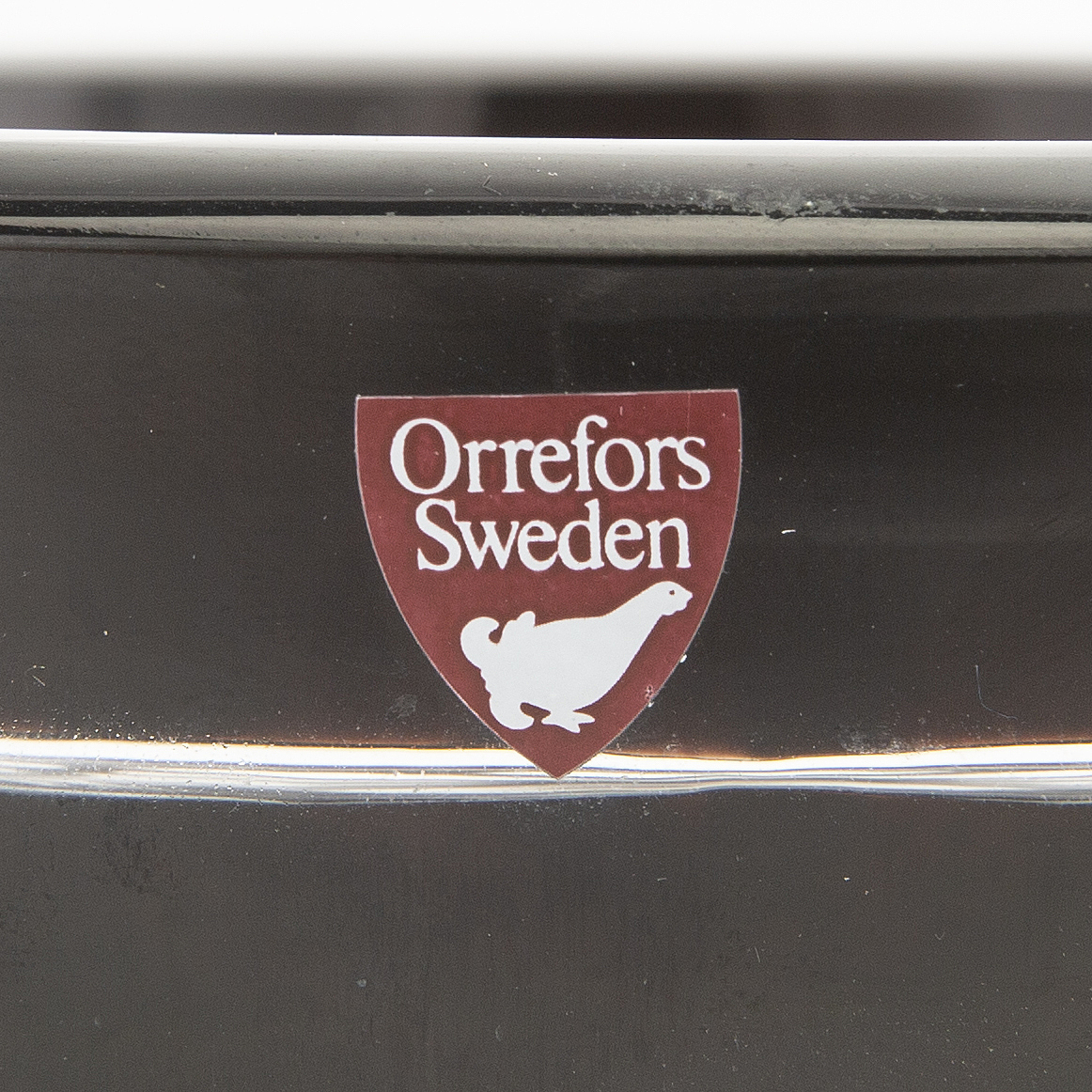 Lars Hellsten, skål signerad Orrefors, Gallery 88. - Bukowskis