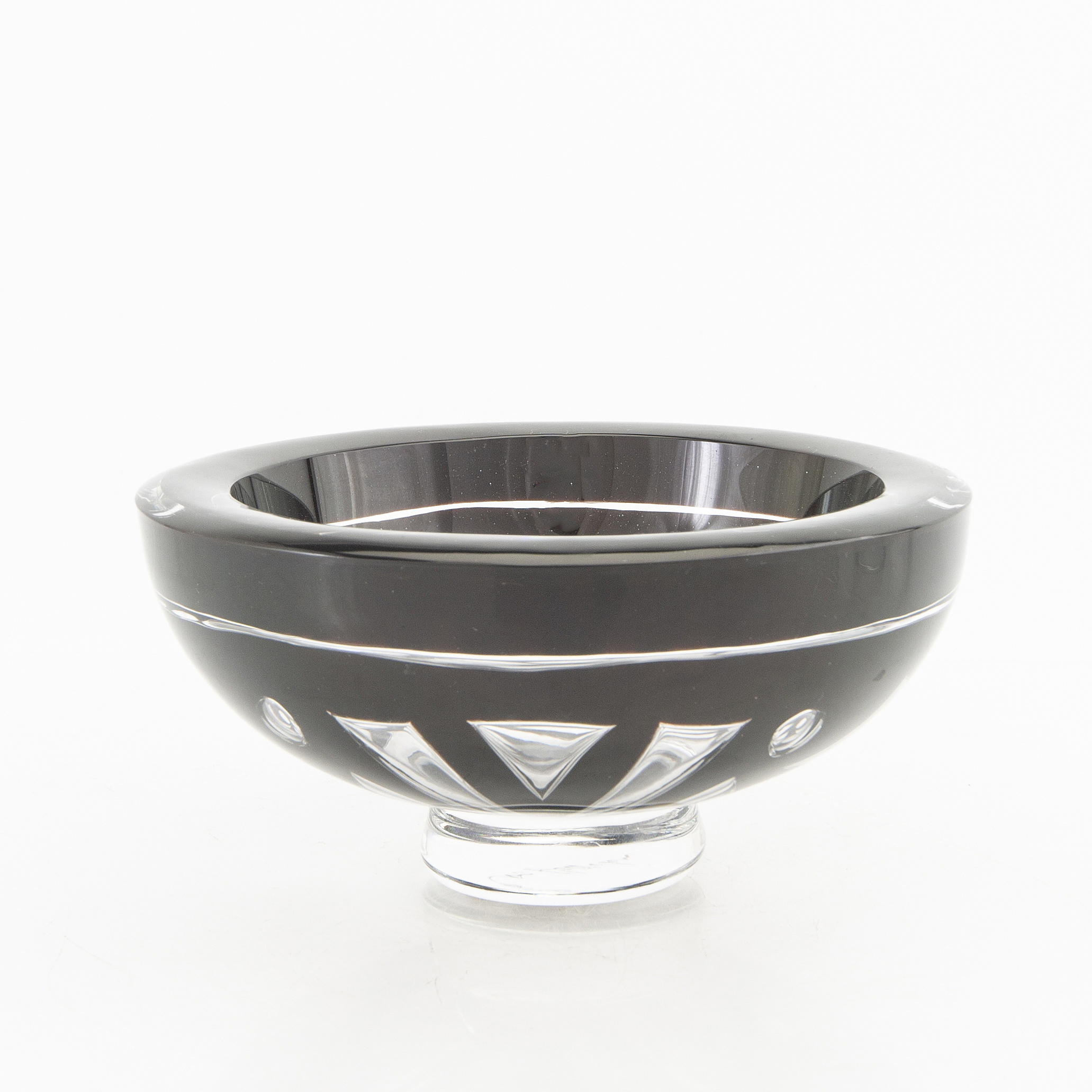 Lars Hellsten, a signed glass bowl Orrefors Gallery 88. - Bukowskis