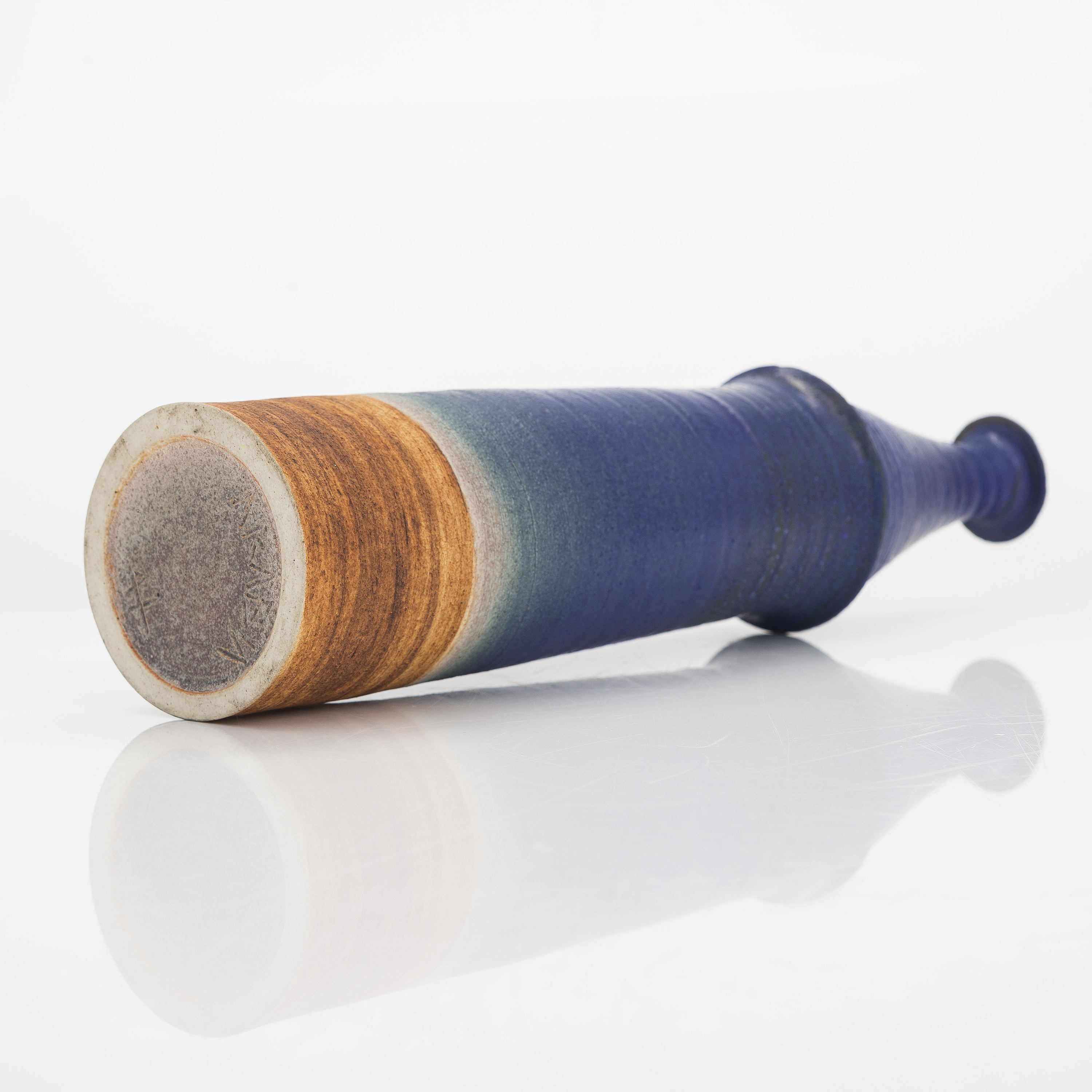 Annikki Hovisaari, a ceramic bottle, signed AH ARABIA. - Bukowskis