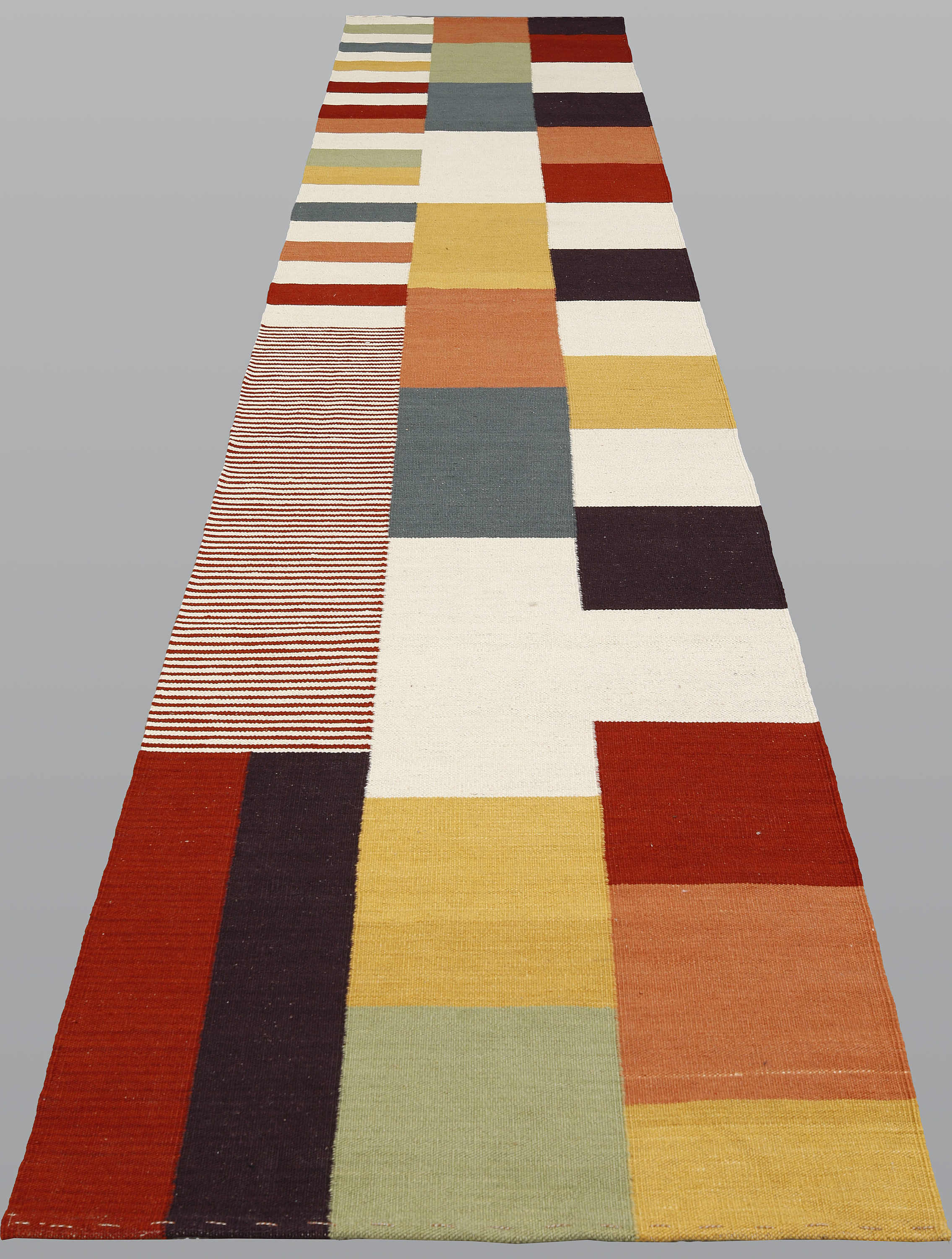 An oriental flat weave runner, approximately 389 x 77 cm. - Bukowskis