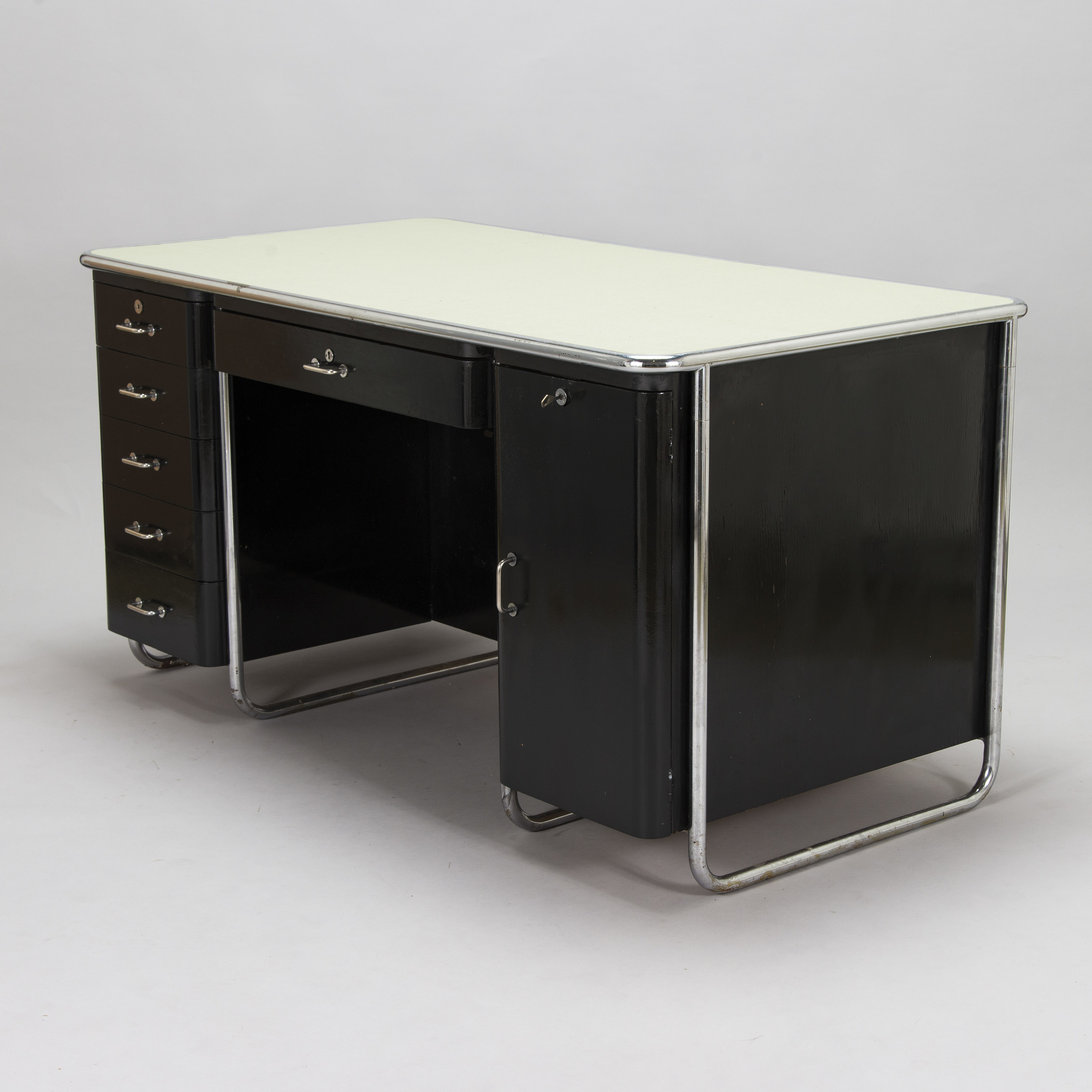 A 1930's writing desk for Oy Veljekset Lampila Ab. - Bukowskis